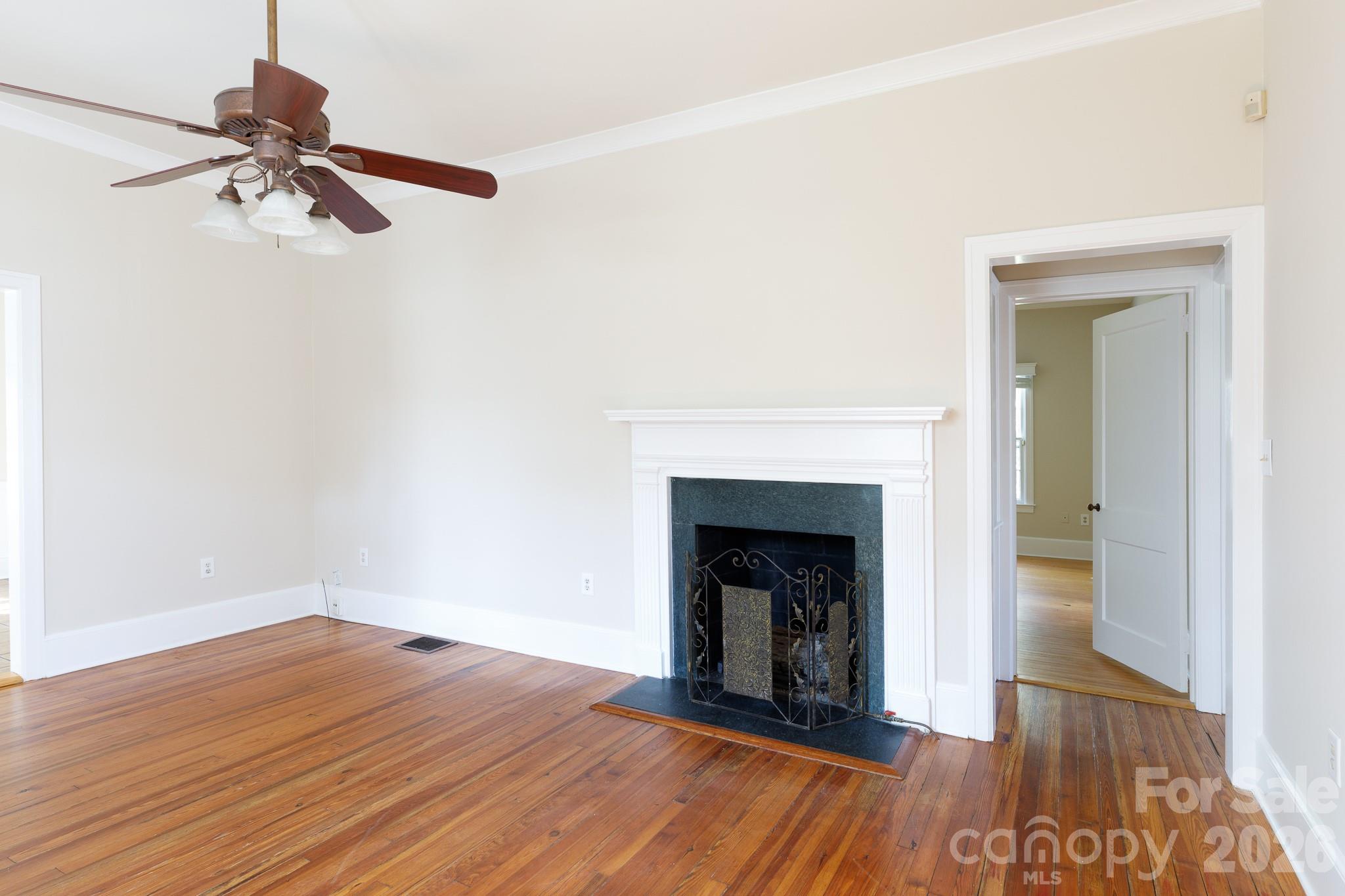 224 W 4th Avenue, Gastonia, NC - photo 11 of 33