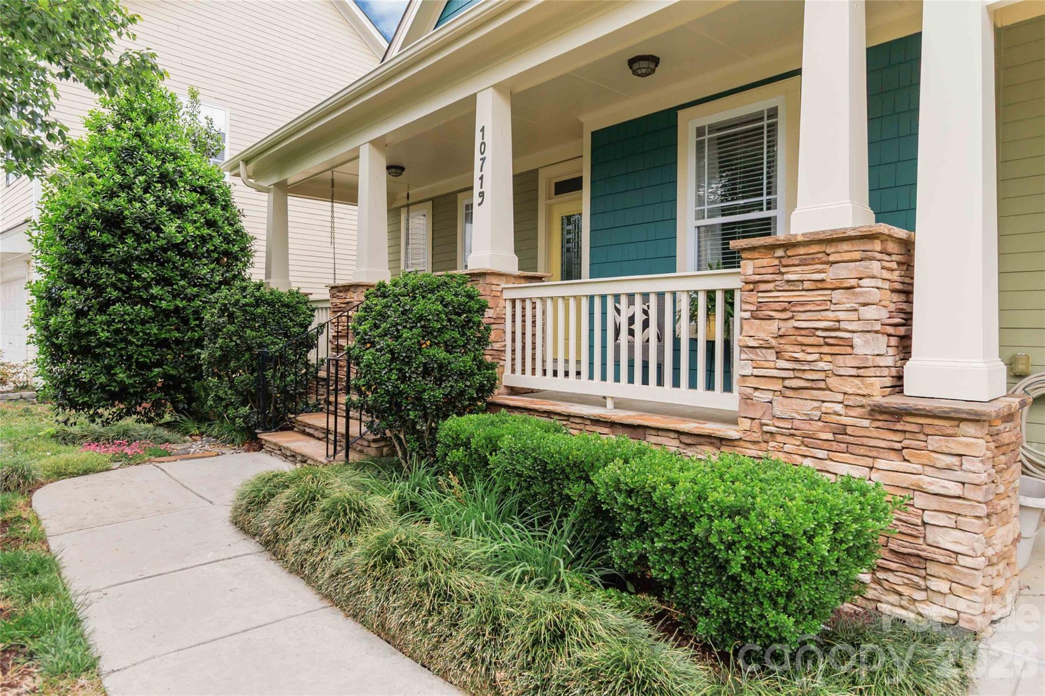 10719 Waycross Drive, Huntersville, NC - photo 4 of 49