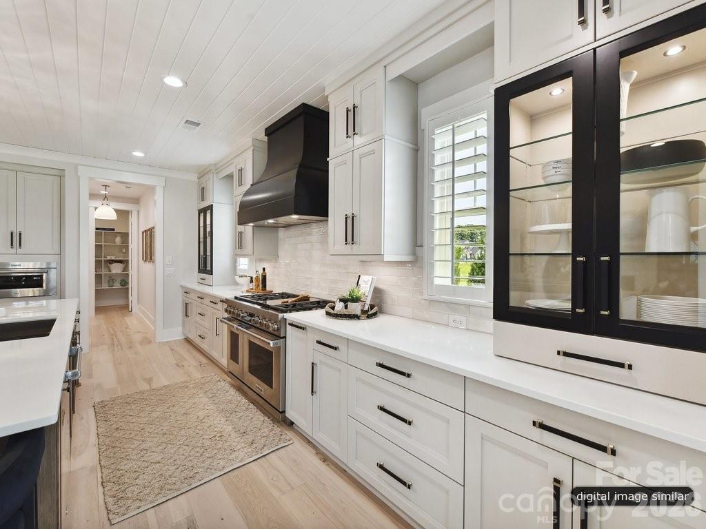Photo 13 of 3133 Country Club Drive, Charlotte, NC