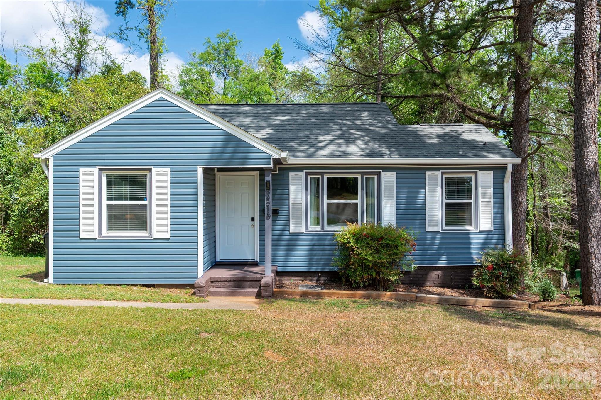 2516 Columbus Circle, Charlotte, NC