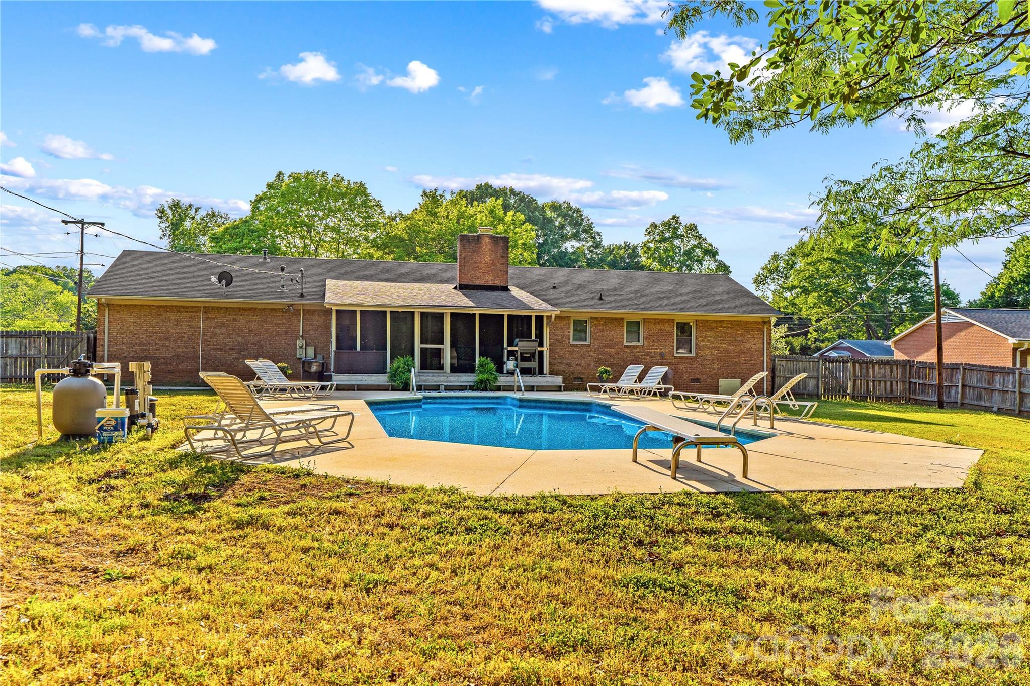 Photo 3 of 868 Fieldstone Road, Mooresville, NC