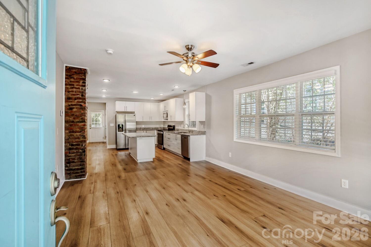 1521 Hawthorne Lane, Charlotte, NC - photo 5 of 30