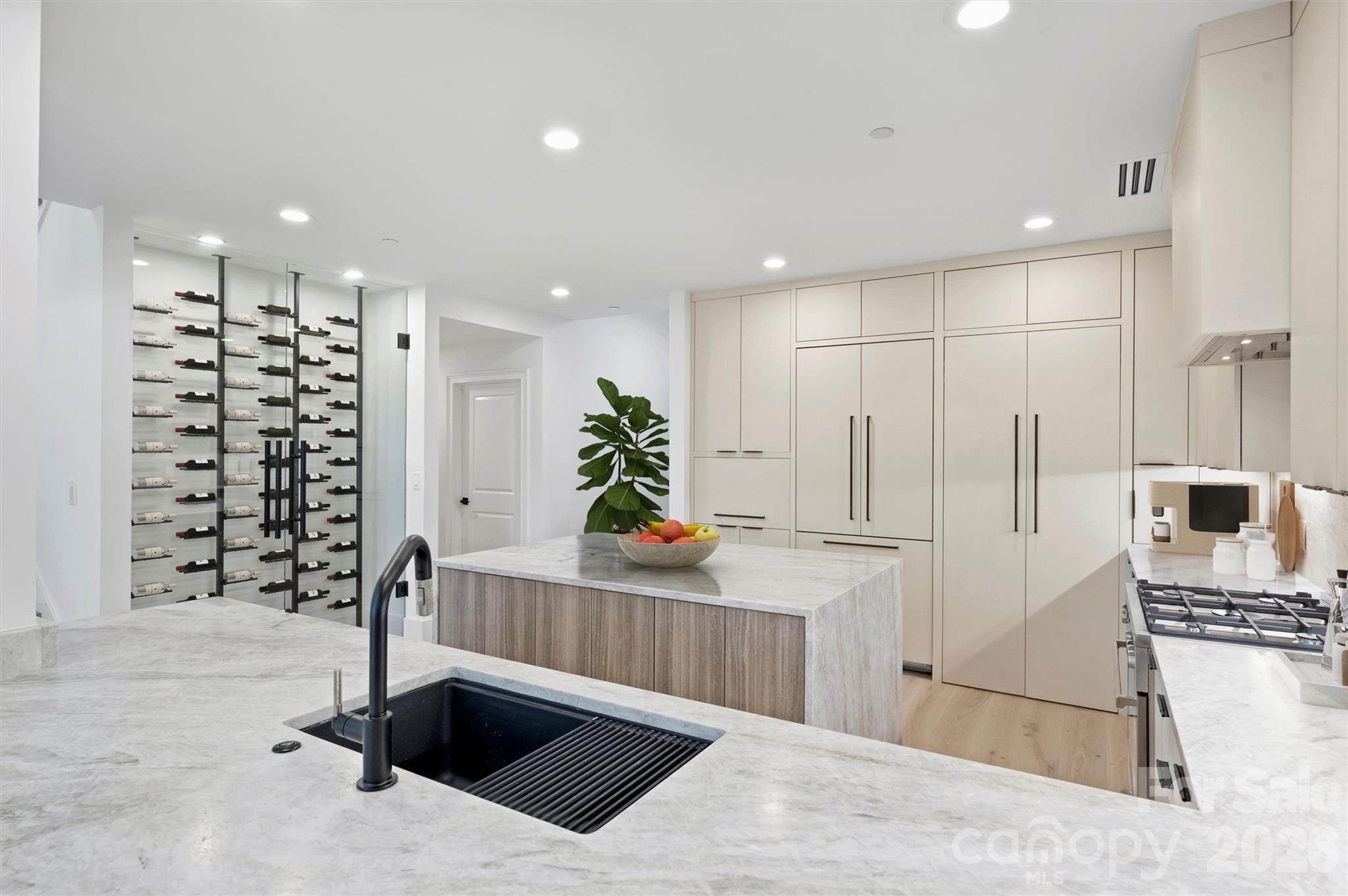 Photo 11 of 435 S Tryon Street301, Charlotte, NC