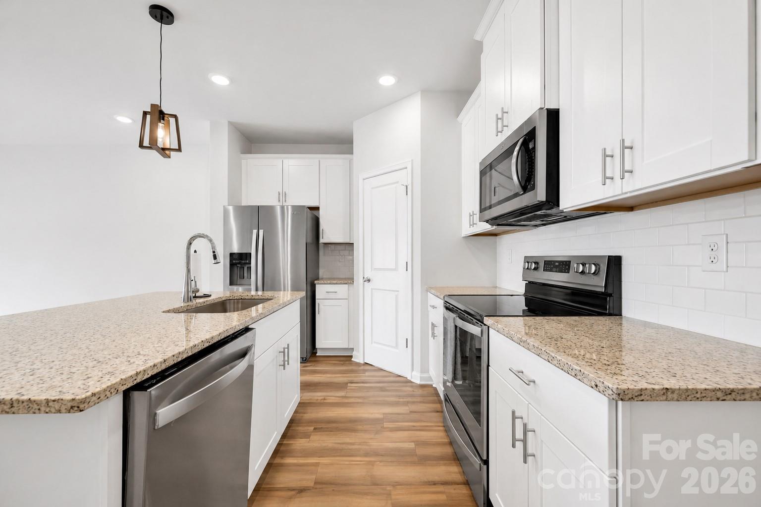 Photo 4 of 1021 Plumcrest Drive, Charlotte, NC