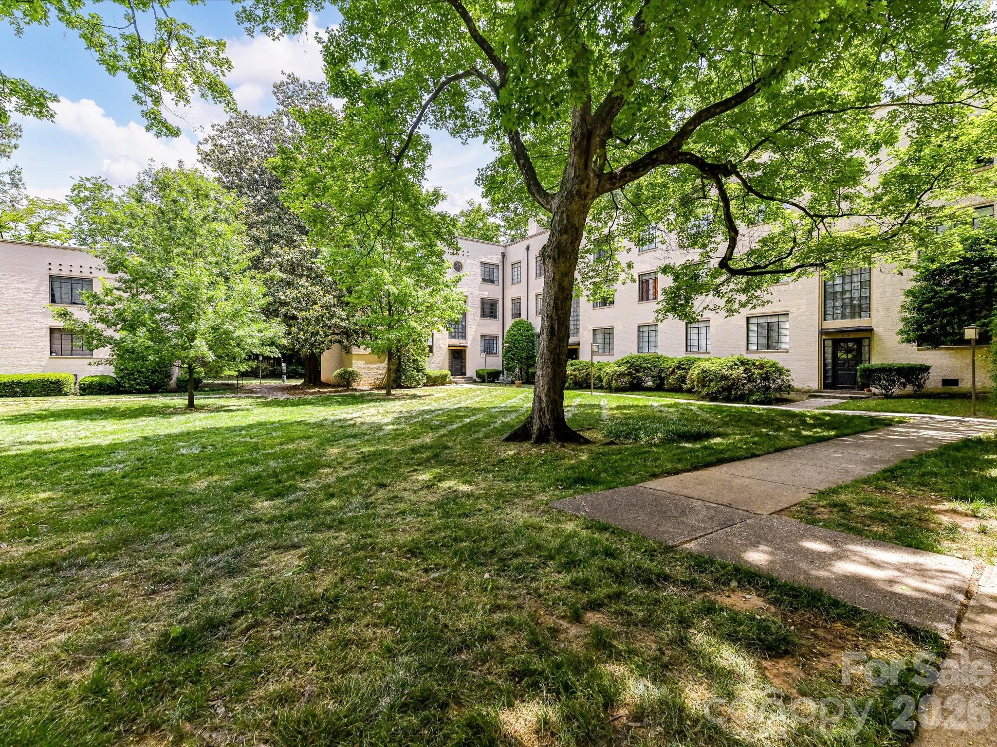 Photo 4 of 1121 Myrtle Avenue47, Charlotte, NC