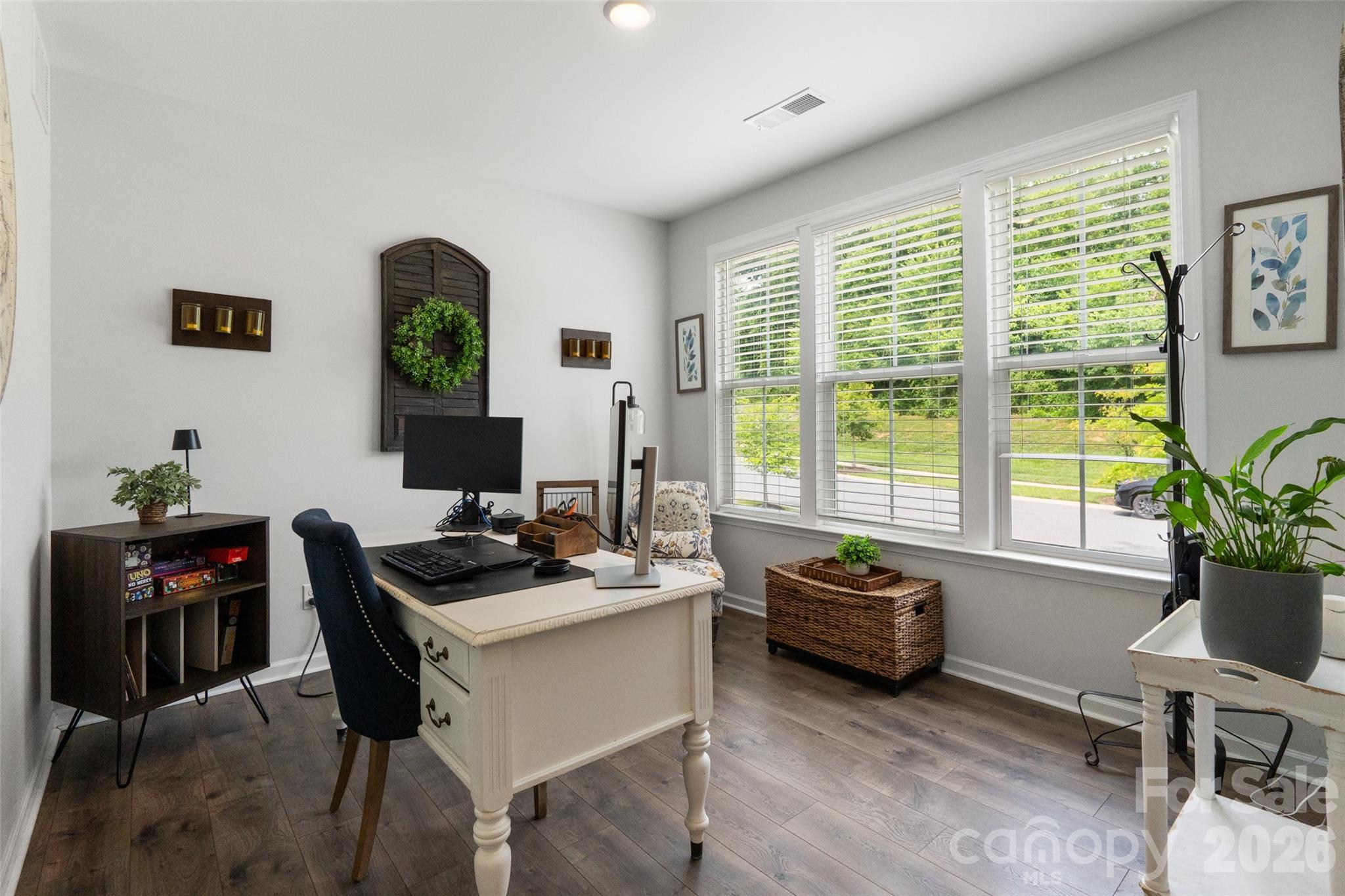 Home for sale at 10397 Paper Birch Drive, Charlotte, NC — photo 8 of 46