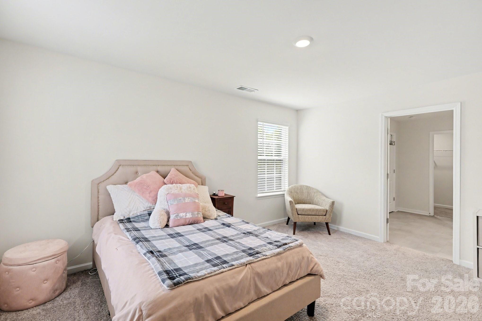 Photo 11 of 8133 Clairwood Drive, Charlotte, NC