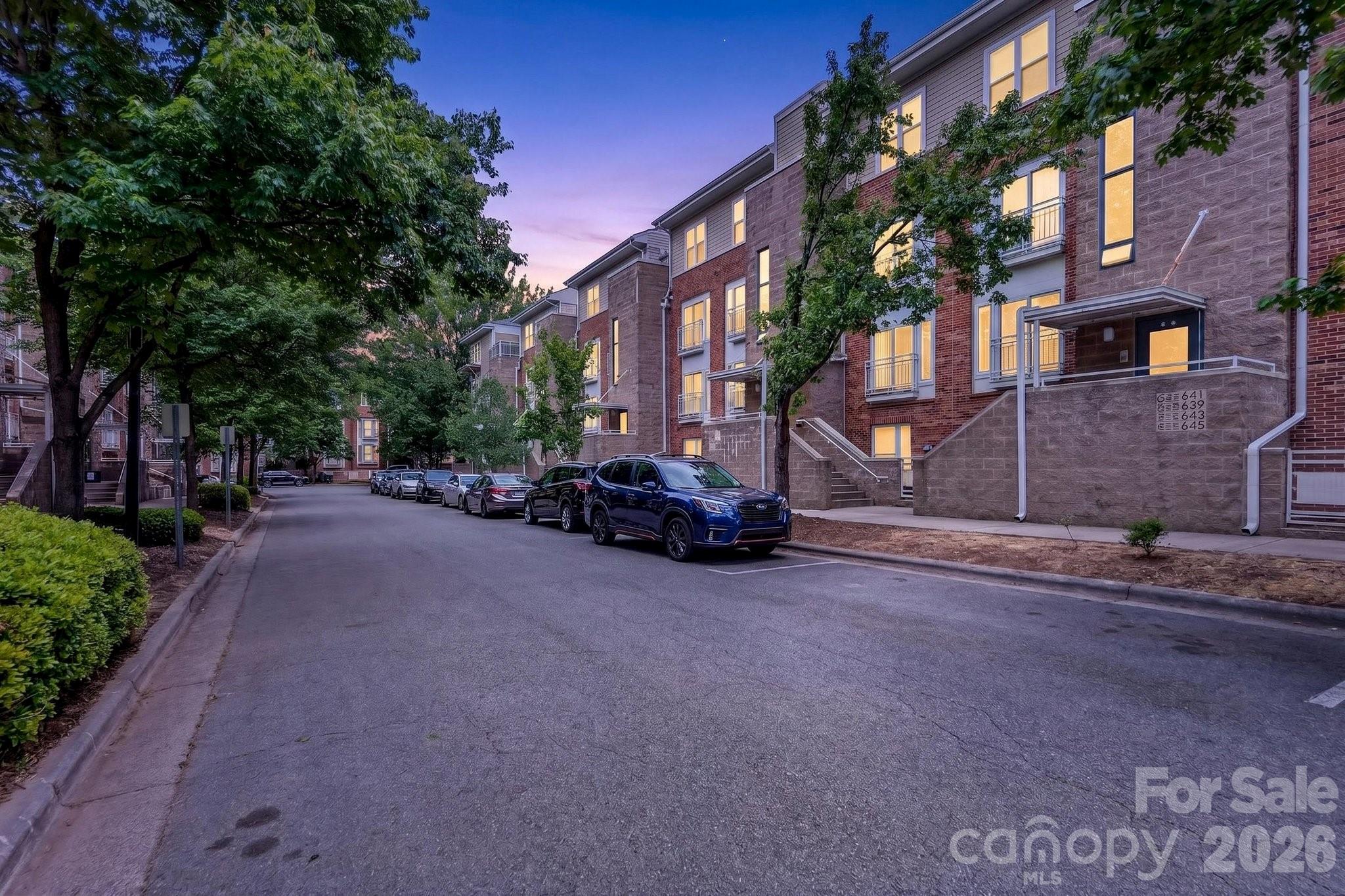 Photo 4 of 639 Raphael Place, Charlotte, NC