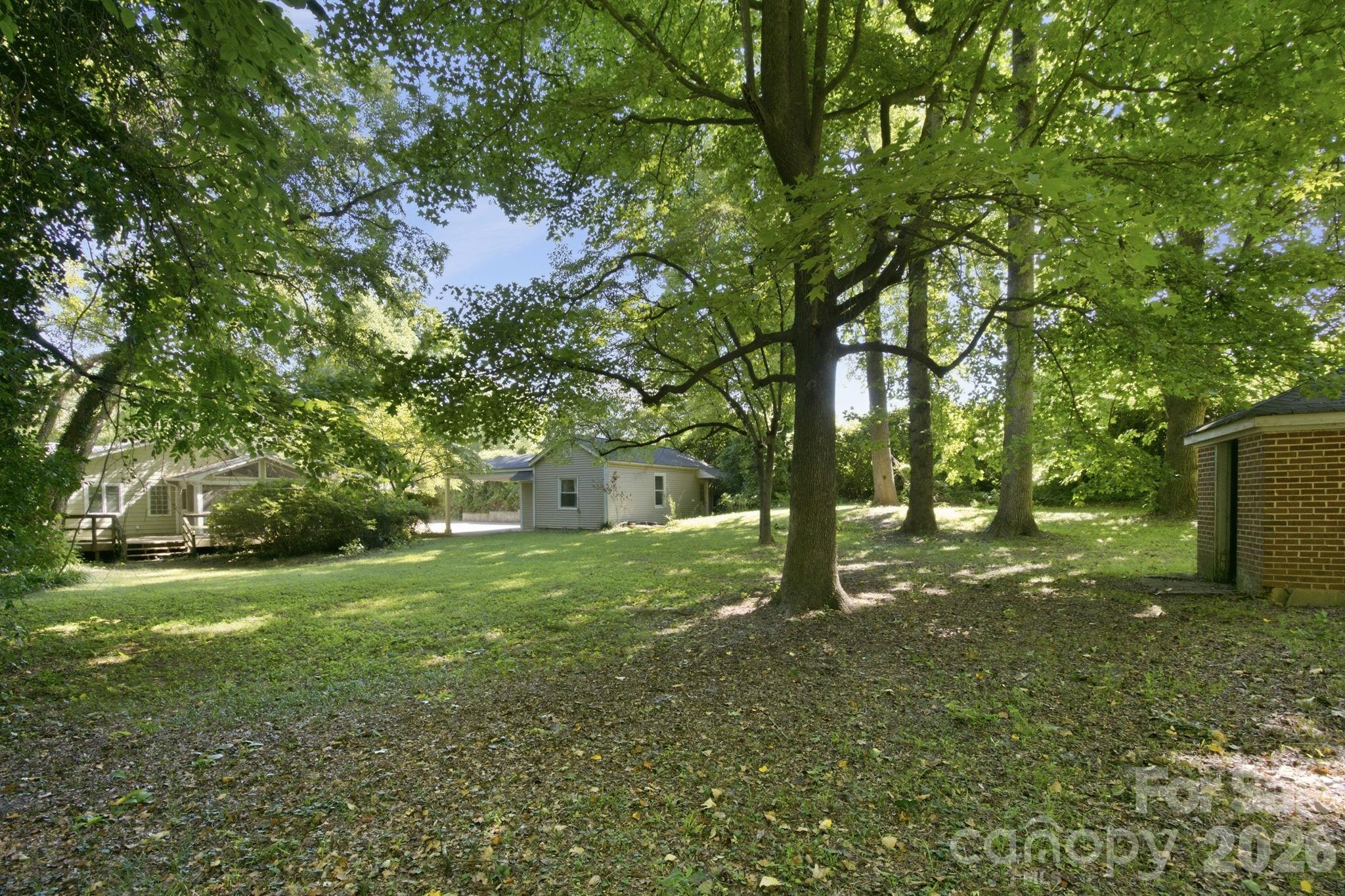 Photo 8 of 827 Jefferson Drive, Charlotte, NC