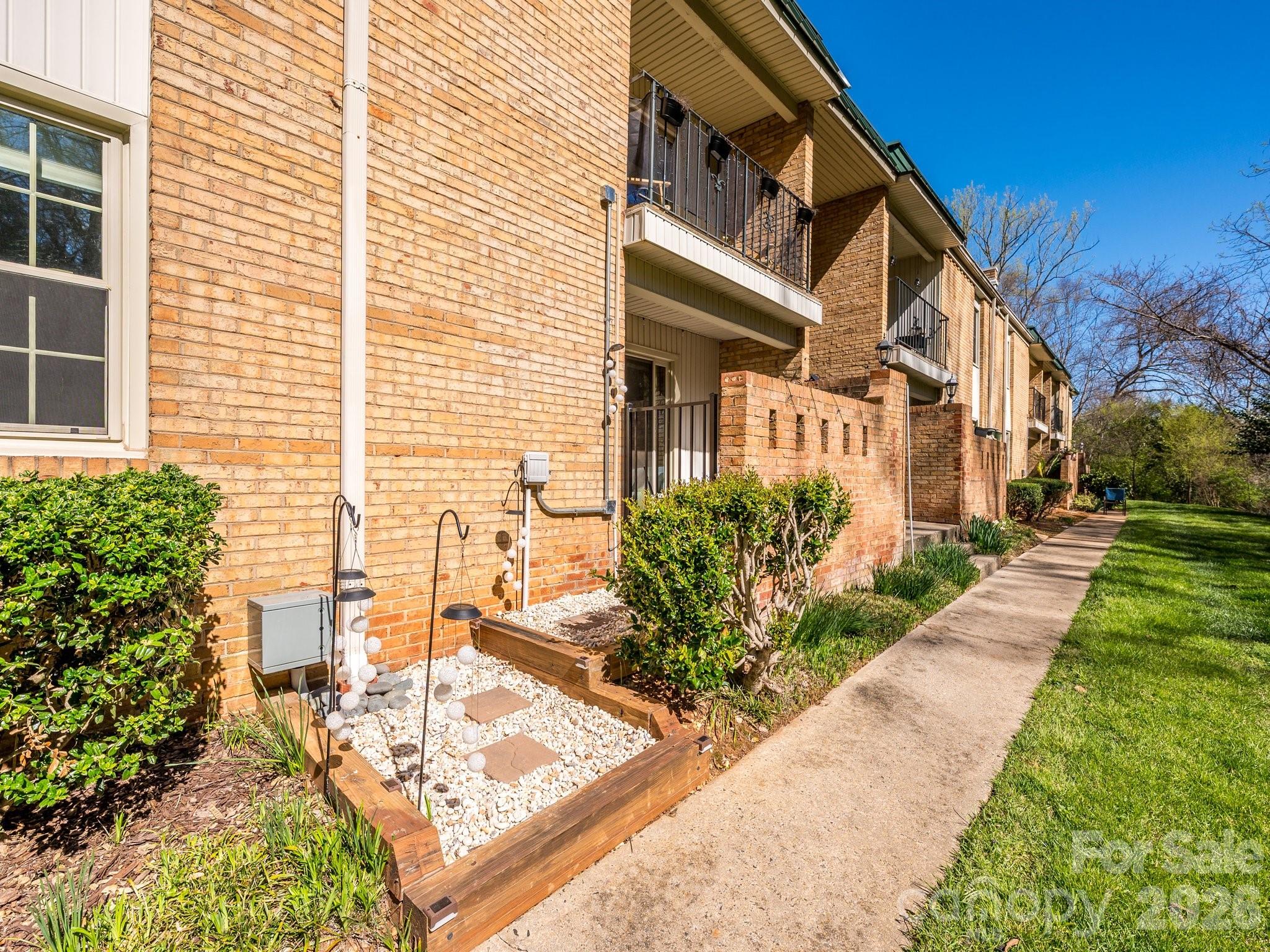 Photo 16 of 4743 Hedgemore DriveL, Charlotte, NC