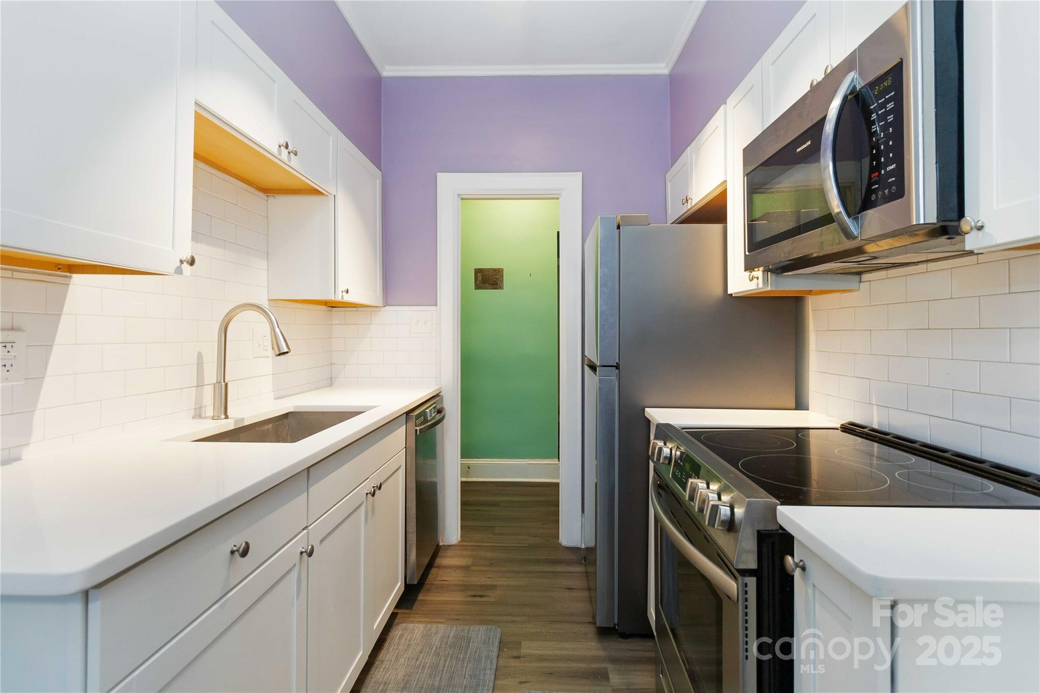 Photo 10 of 811 E Morehead Street6, Charlotte, NC