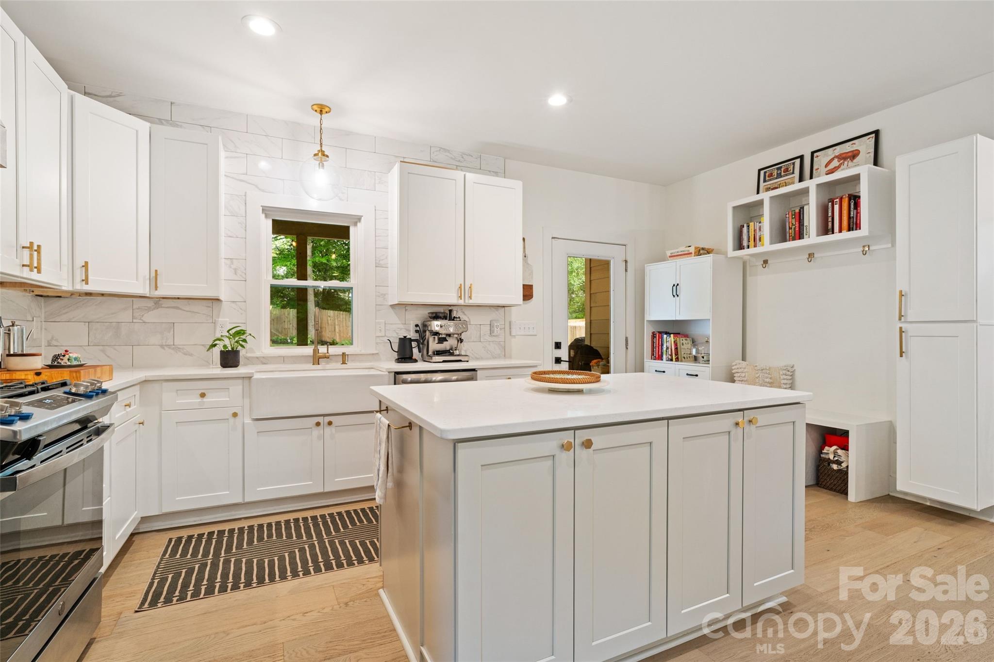 Photo 3 of 1900 Arnold Drive, Charlotte, NC