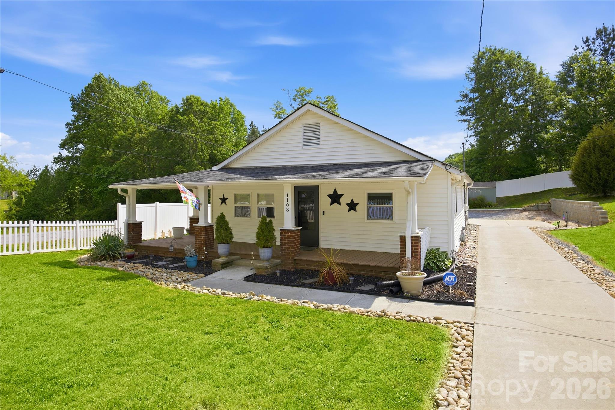Photo 2 of 1108 Skyland Street, Kannapolis, NC