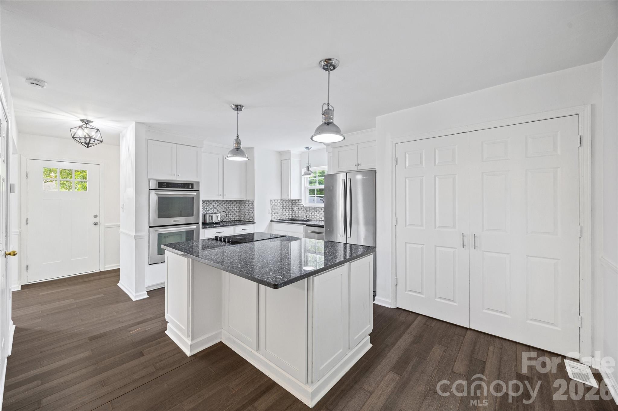 Photo 5 of 6226 Dumont Lane, Charlotte, NC