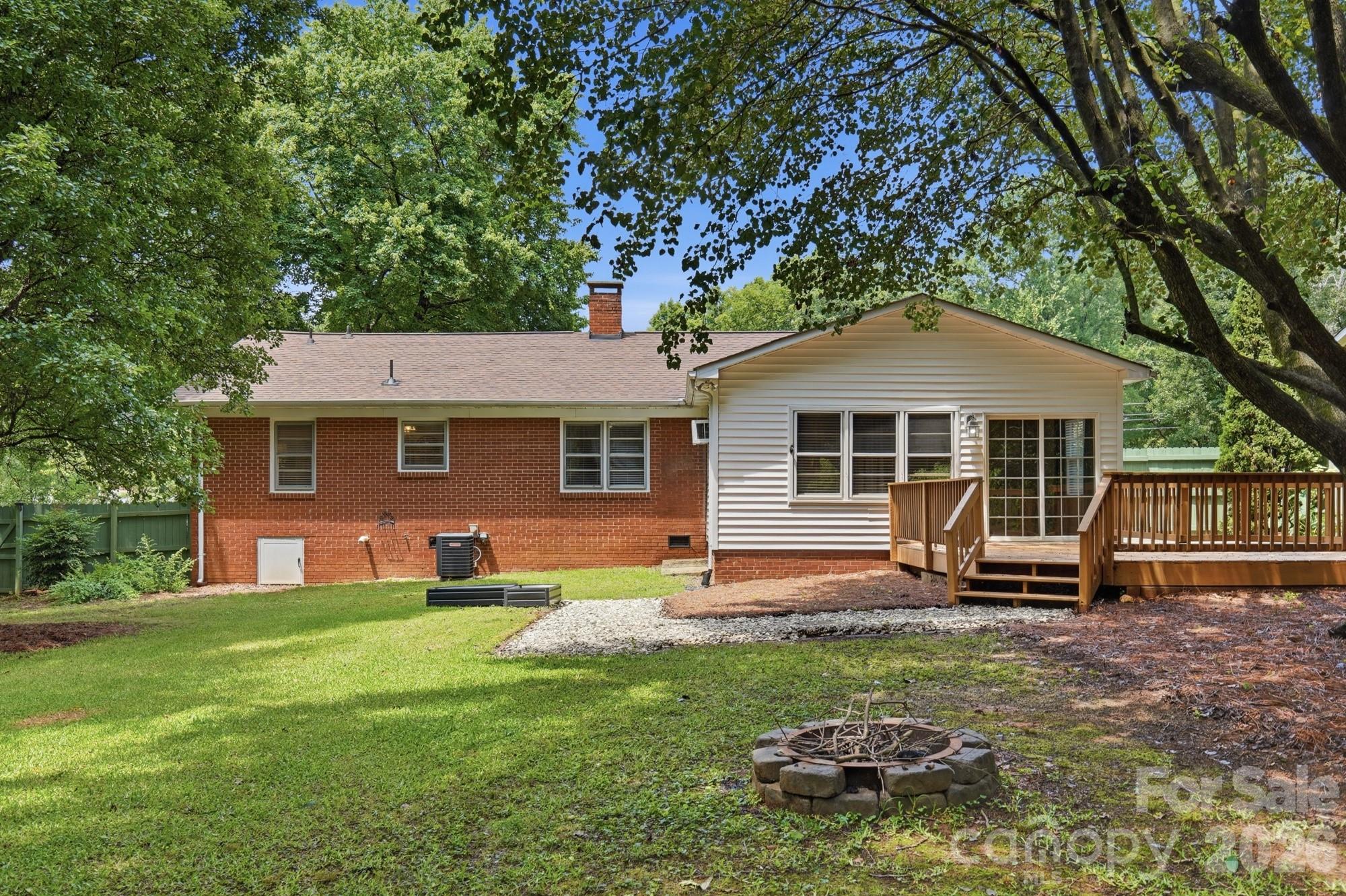 Photo 32 of 7919 Linda Lake Drive, Charlotte, NC