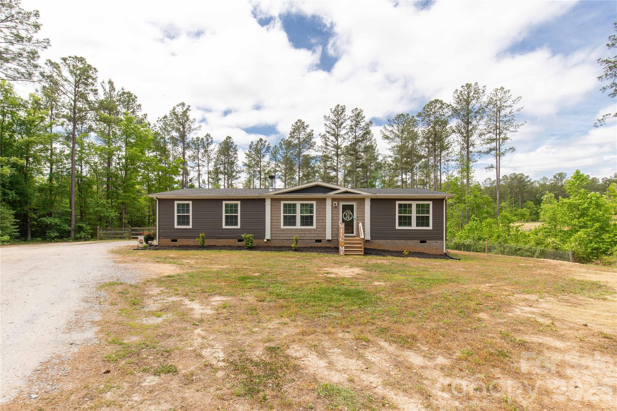 412 Mullinax Circle, Blacksburg, SC - photo 1 of 39