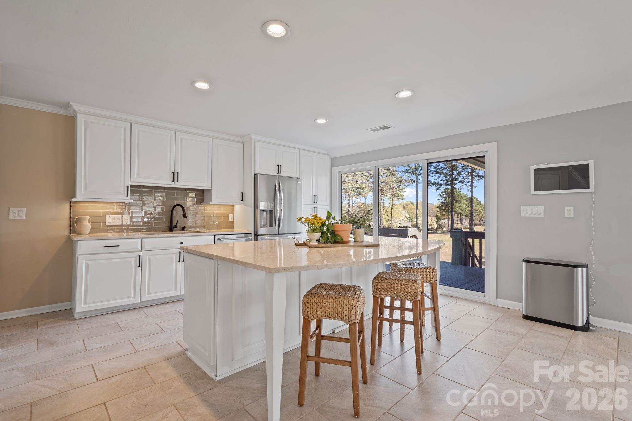 22 Honeysuckle Lane, Lake Wylie, SC - photo 15 of 48