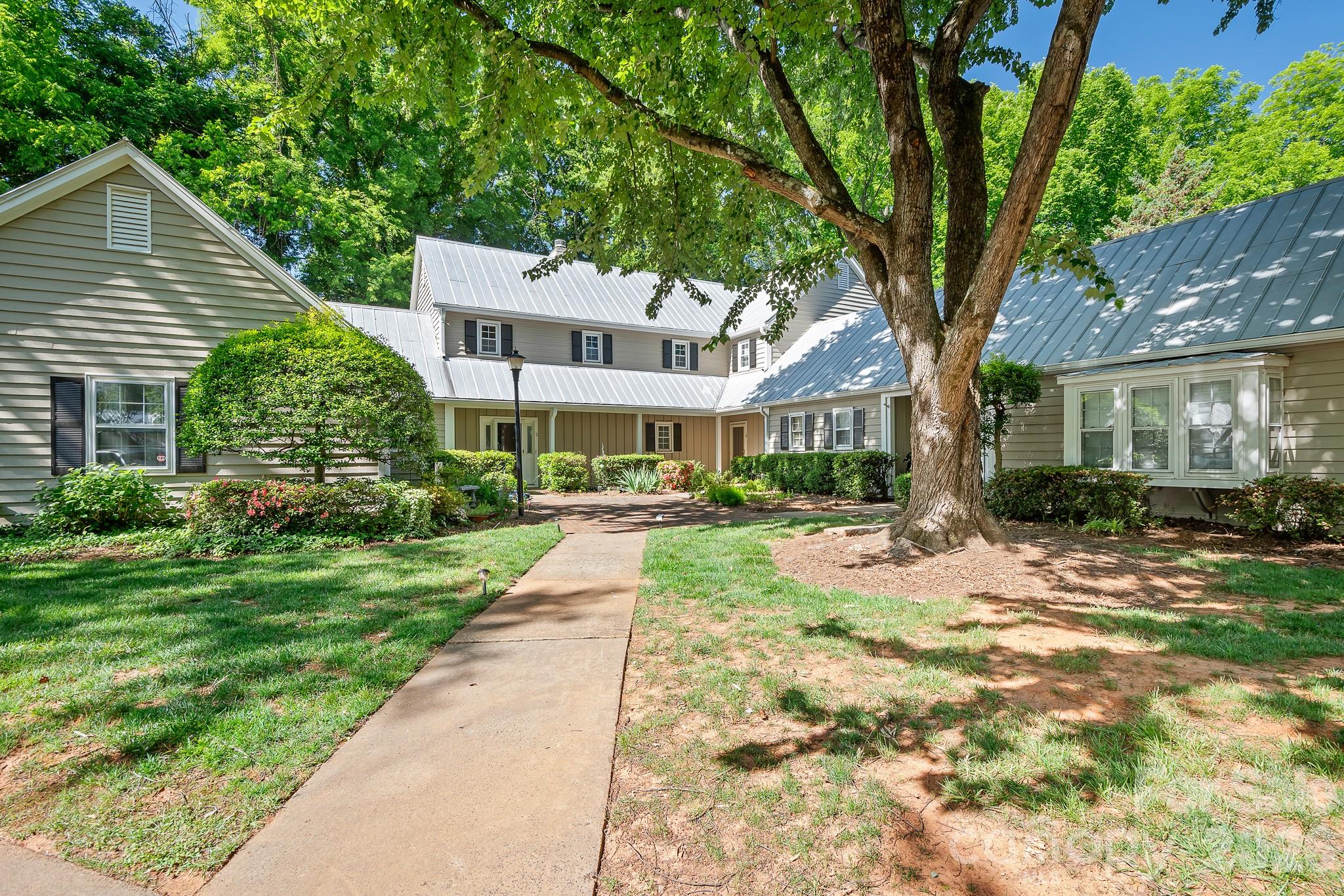 Photo 2 of 3706 Selwyn Farms Lane17-3, Charlotte, NC