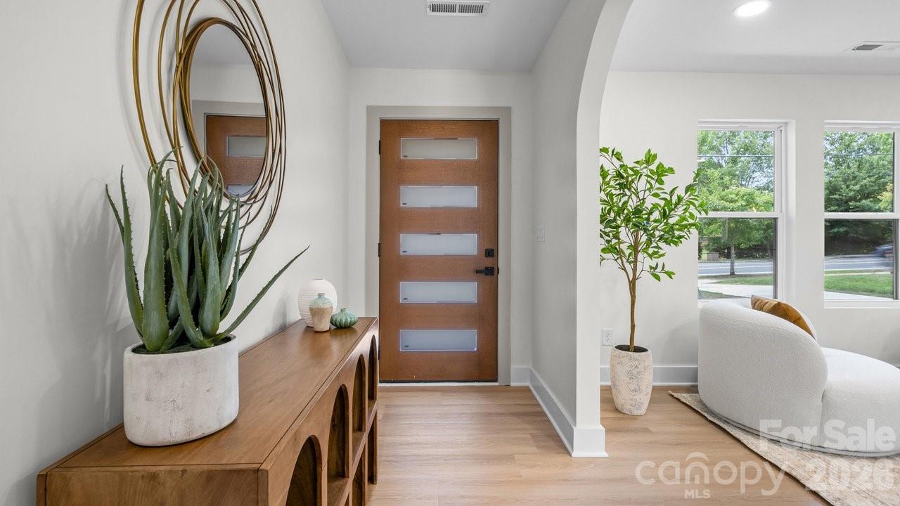 Photo 5 of 409 Scaleybark Road, Charlotte, NC