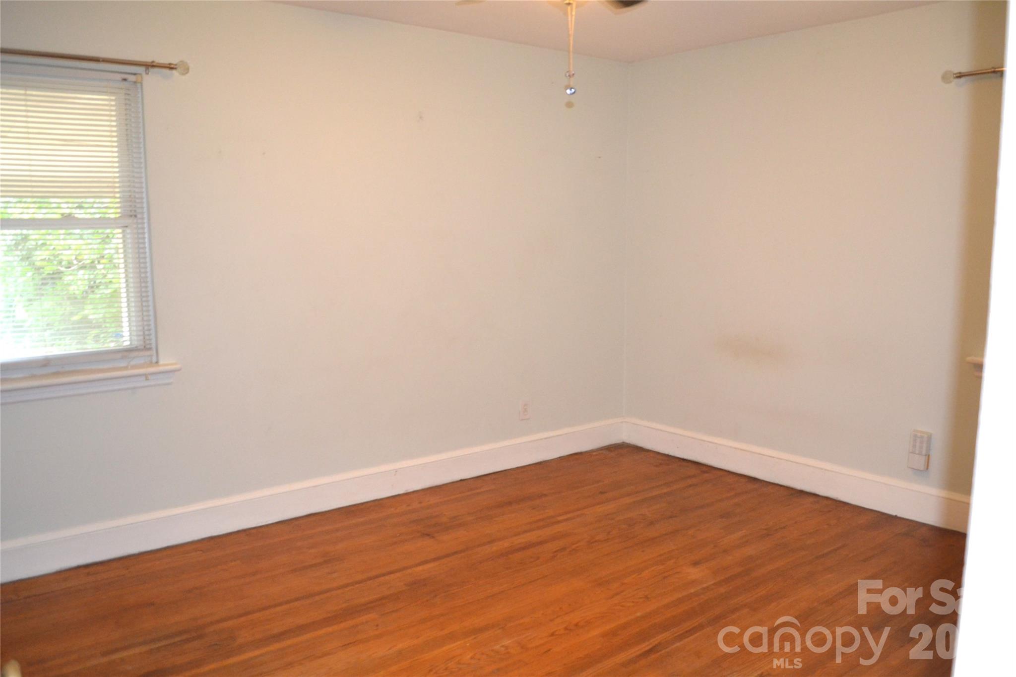 Photo 5 of 827 Mohigan Street, Charlotte, NC