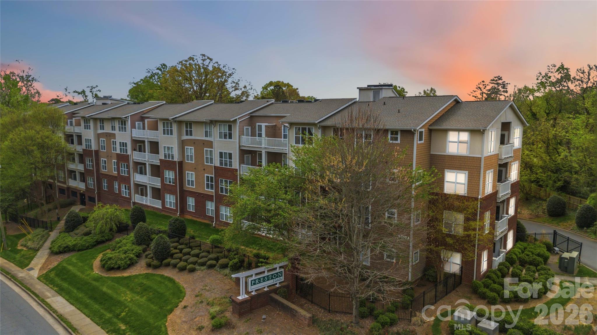Photo 29 of 1000 E Woodlawn Road314, Charlotte, NC
