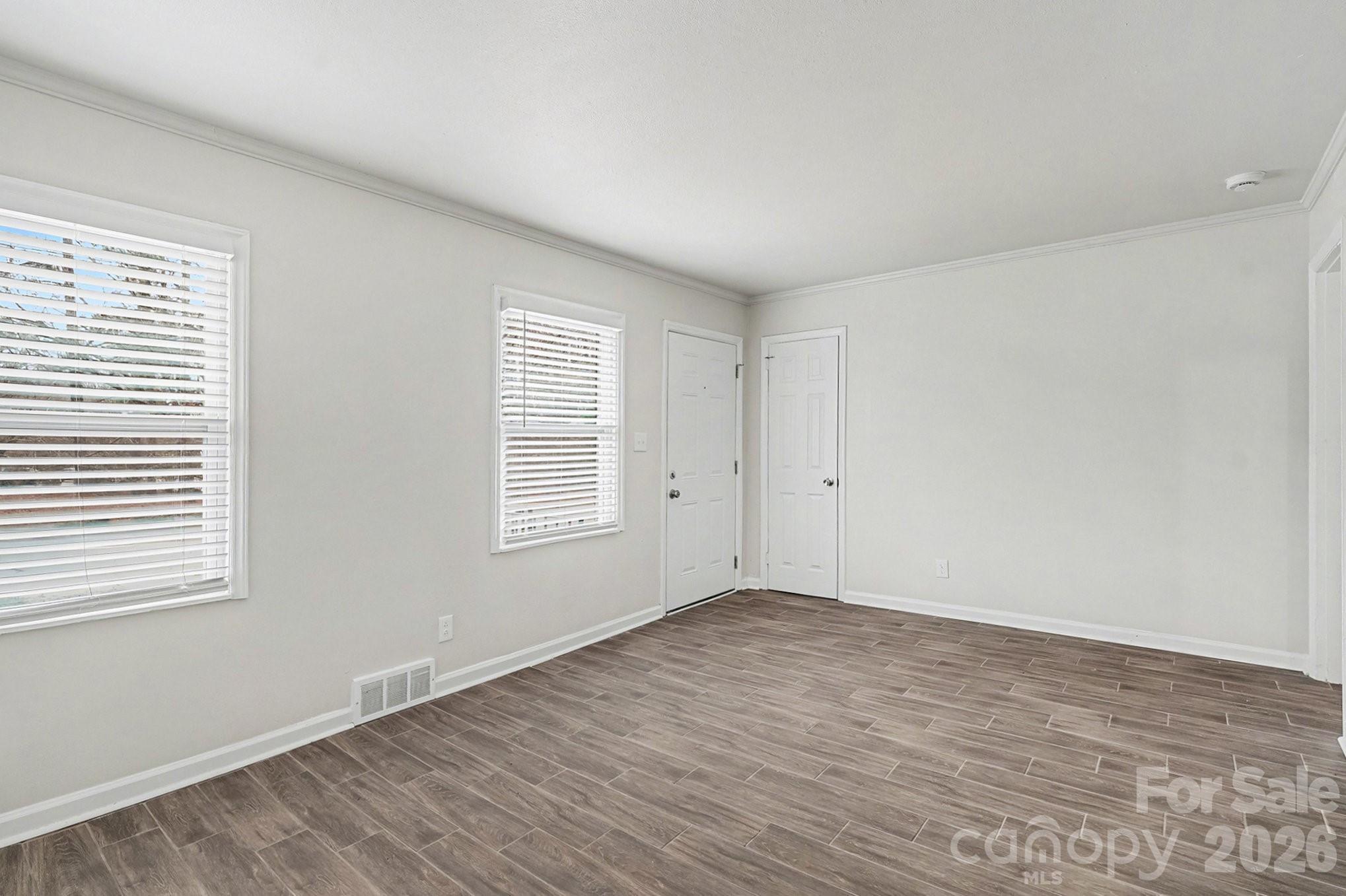 3431 Shamrock Drive, Charlotte, NC - photo 4 of 27