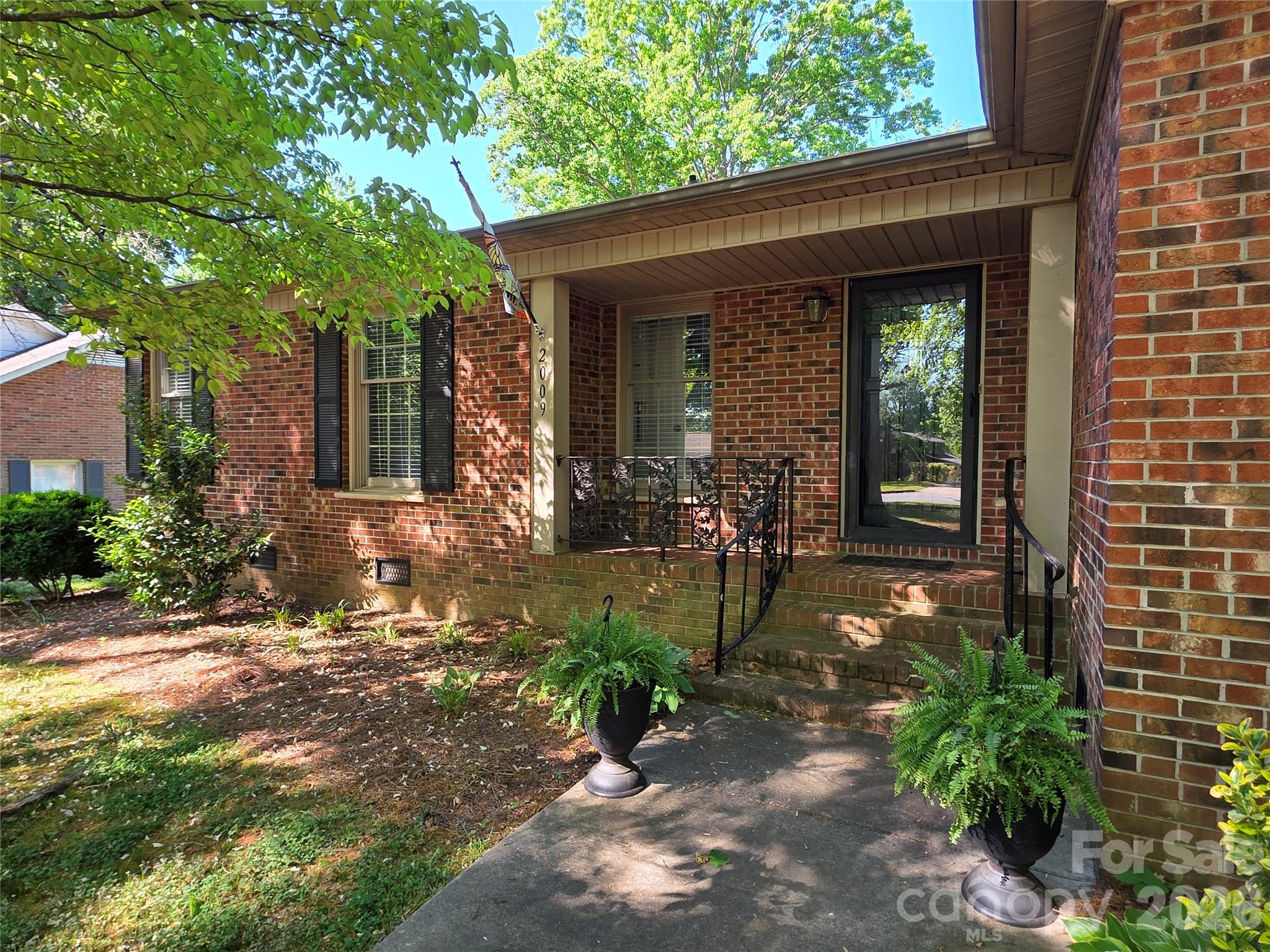 Photo 3 of 2009 Saratoga Drive, Gastonia, NC