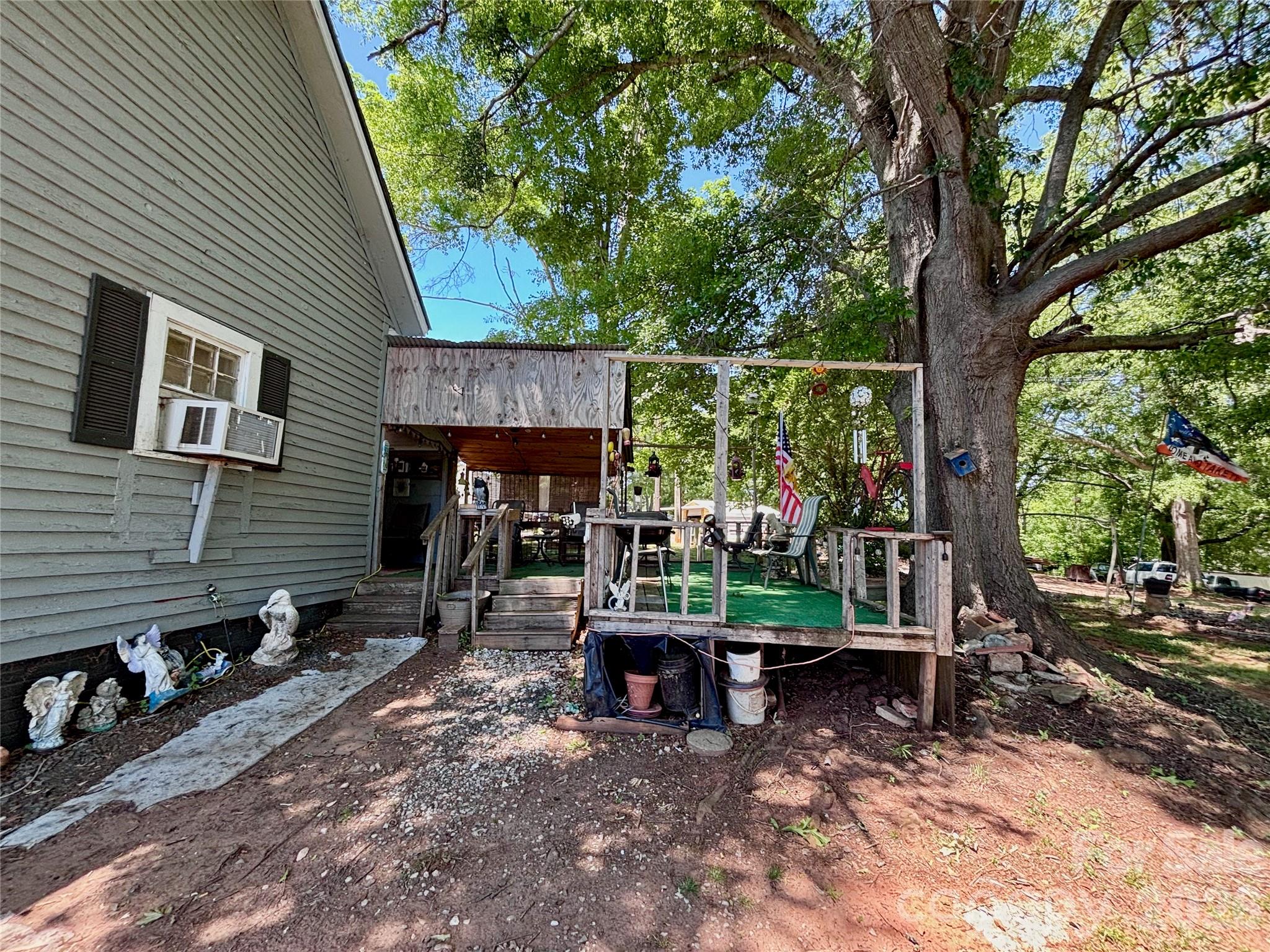 Photo 4 of 126 West Street, Ellenboro, NC
