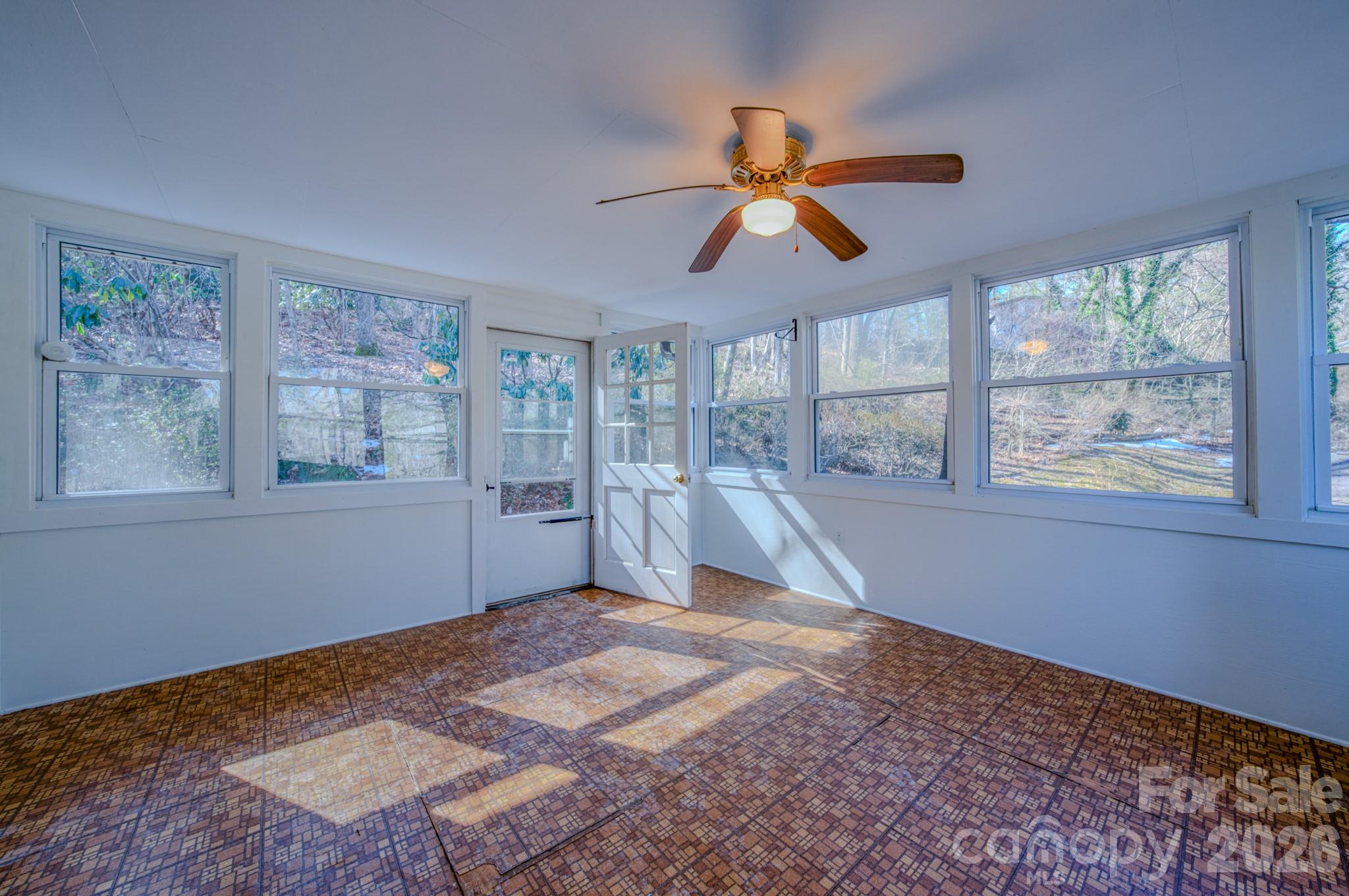 550 Saluda Street, Hendersonville, NC - photo 23 of 30