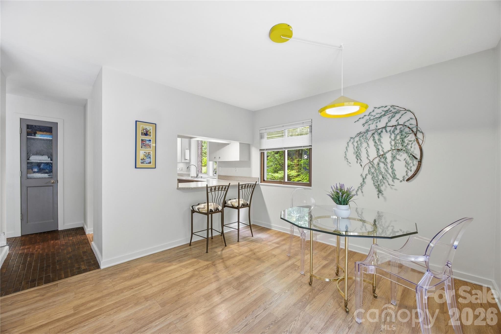 Photo 6 of 2724 Huntingtowne Farms Lane, Charlotte, NC