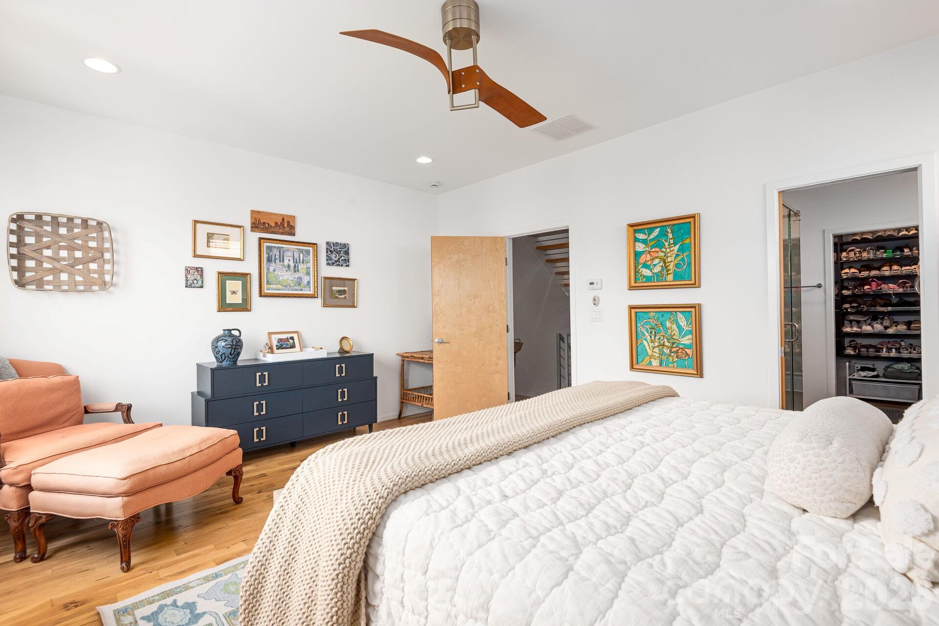 Photo 14 of 933 Westbrook DriveB, Charlotte, NC