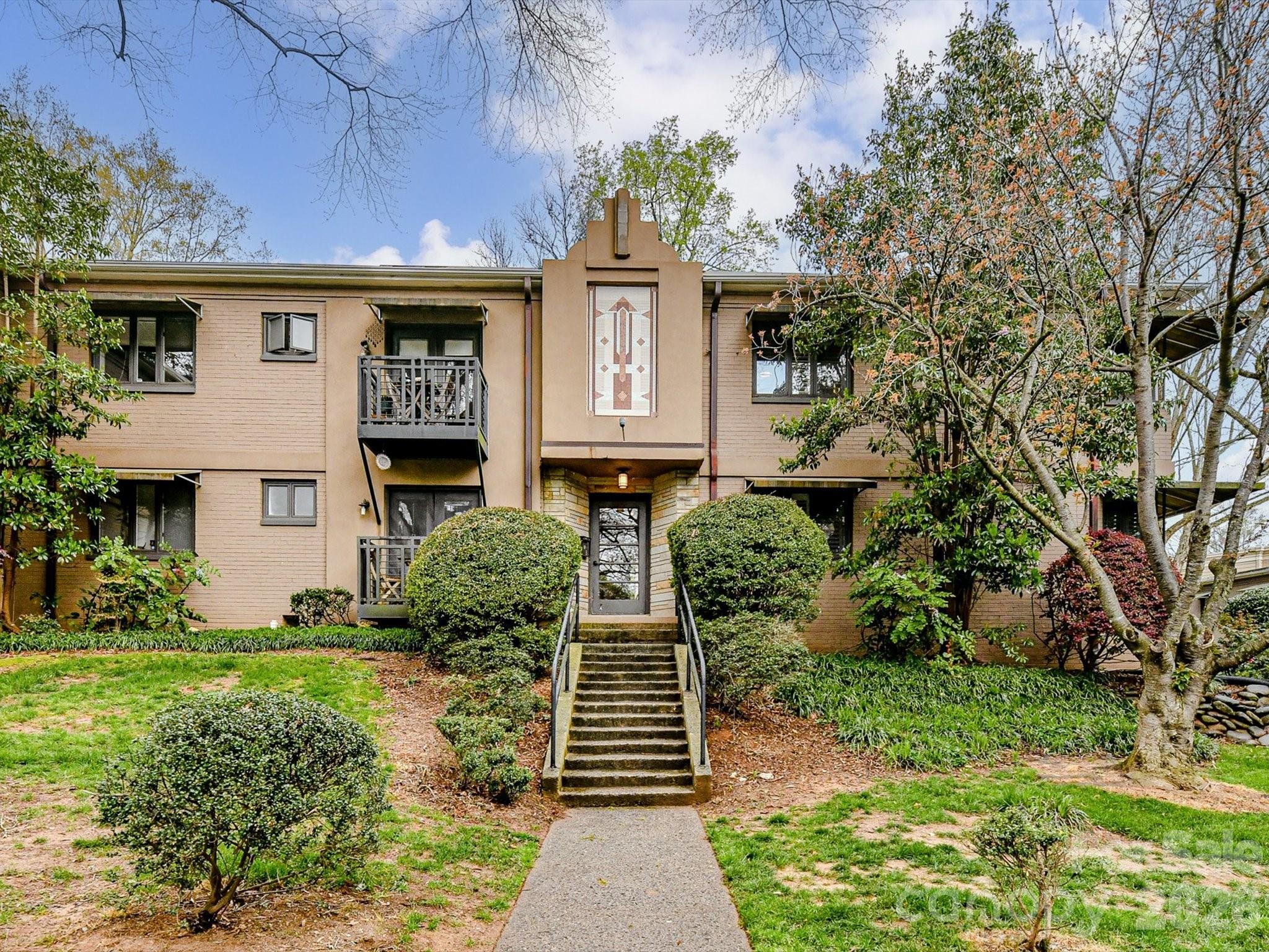 Home for sale at 217 N Dotger AvenueD10, Charlotte, NC — photo 1 of 18