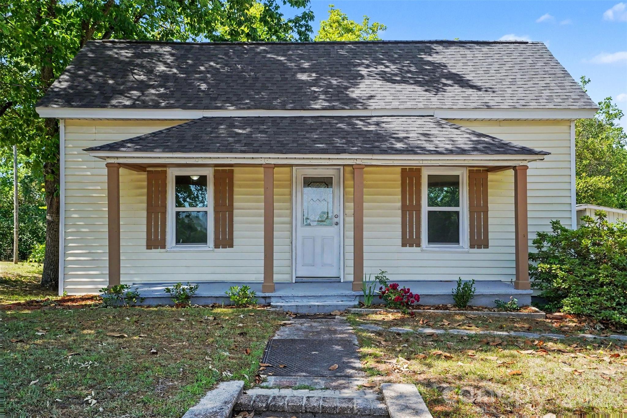 503 E McGregor Street, Pageland, SC - photo 1 of 14