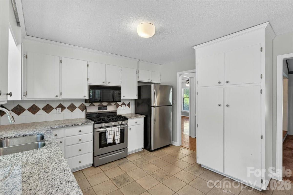 7615 Alexander Road, Charlotte, NC - photo 10 of 32