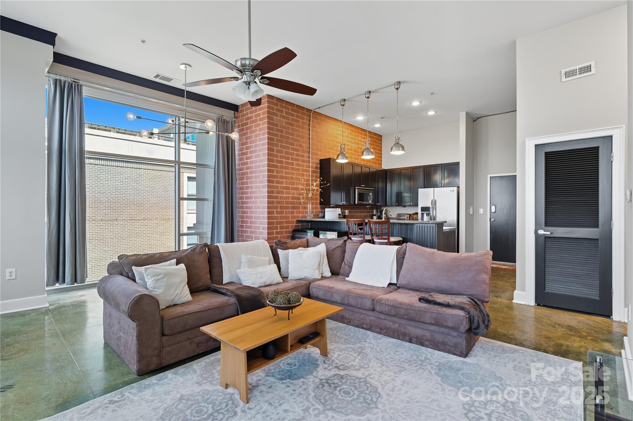 Home for sale at 710 W Trade Street701, Charlotte, NC — photo 1 of 32