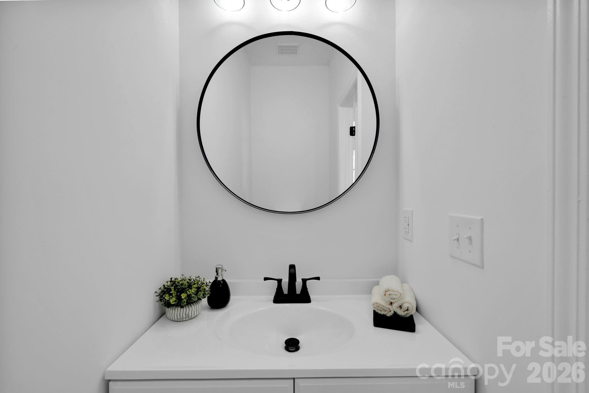 Photo 18 of 8131 Kings Creek Drive, Charlotte, NC