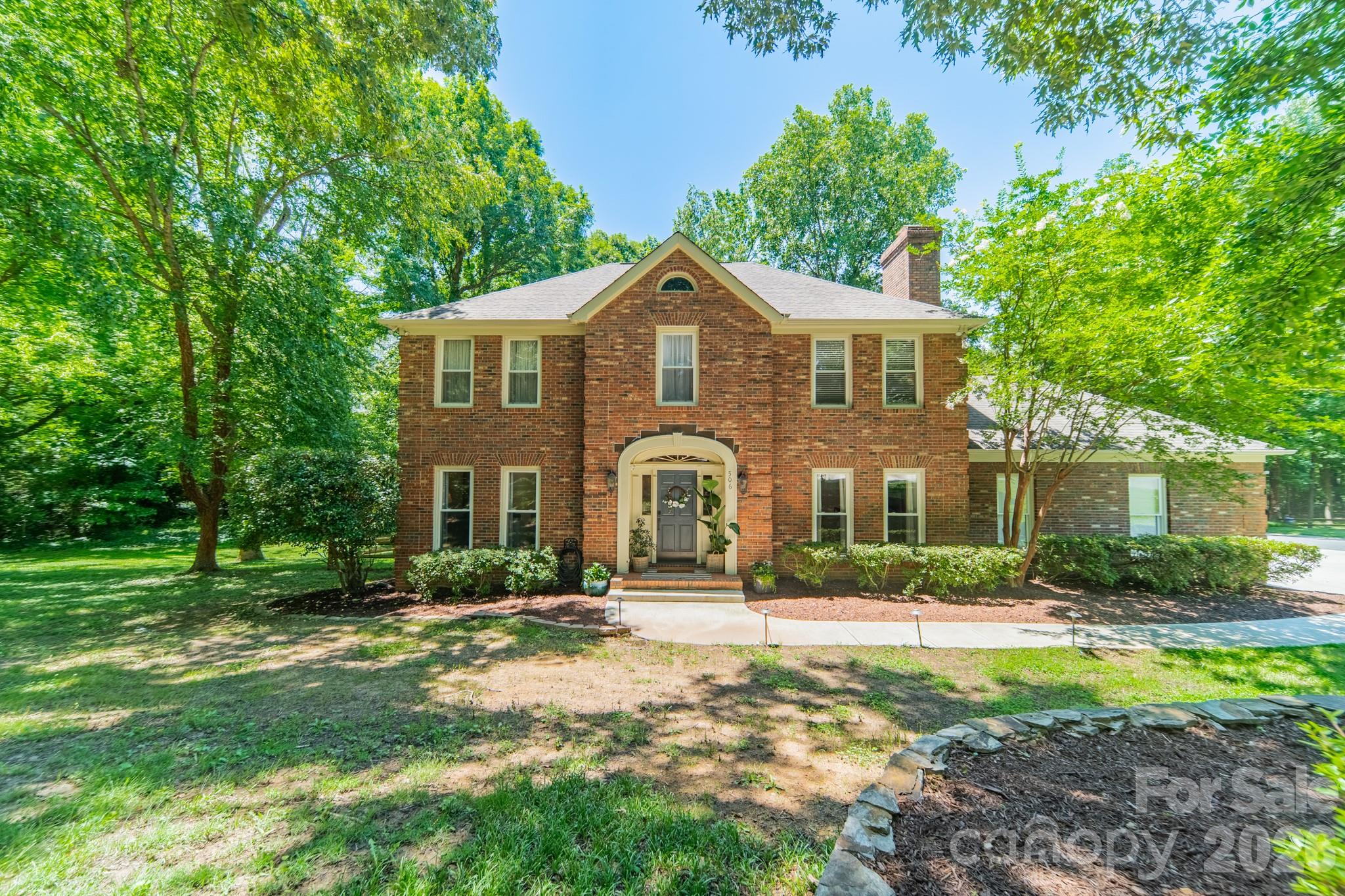 Home for sale at 506 Abbotsford Court, Charlotte, NC — photo 1 of 38