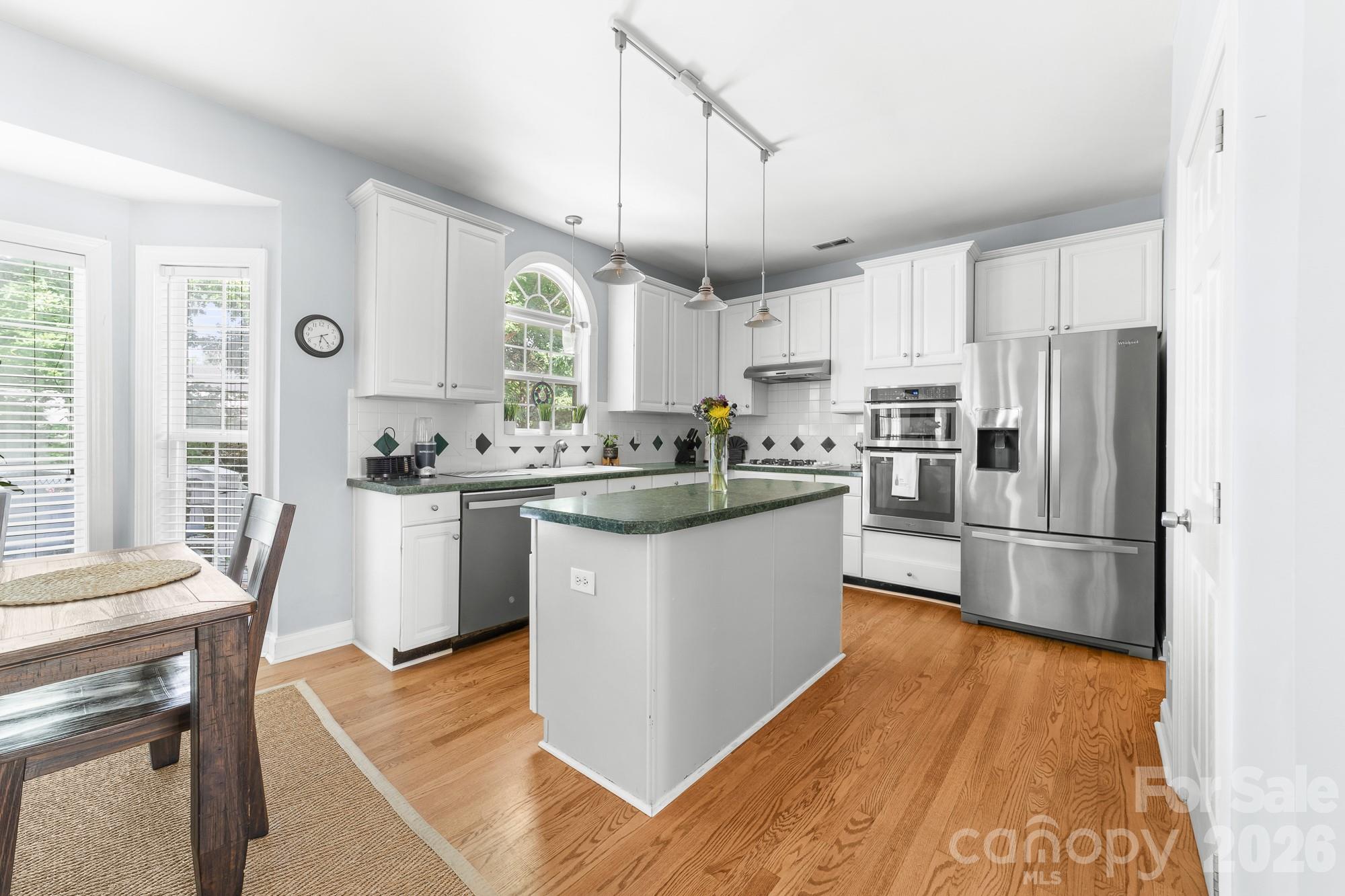 8812 Kingston Forest Drive, Charlotte, NC - photo 13 of 37