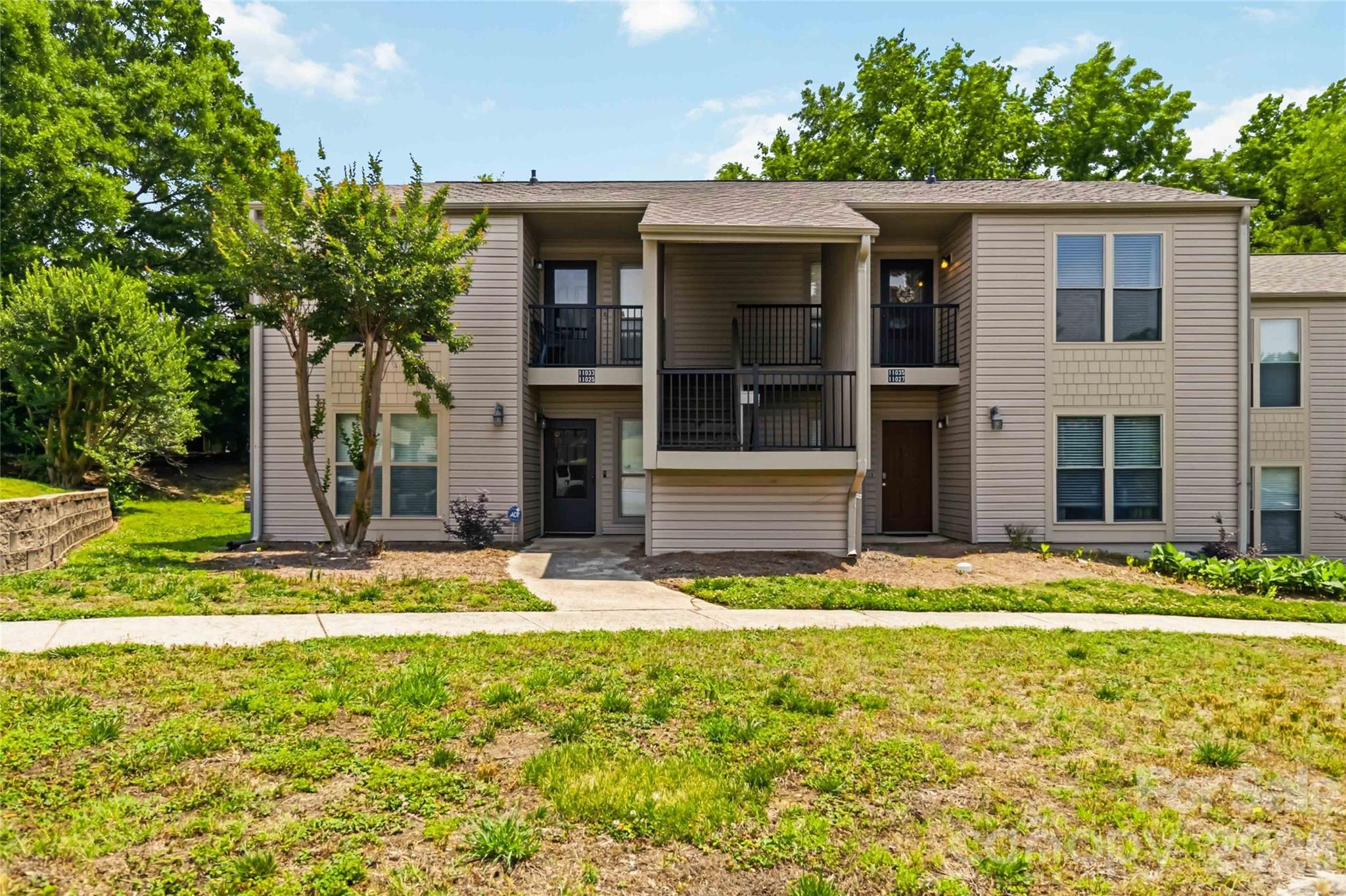 Home for sale at 11033 Cedar View Road, Charlotte, NC — photo 1 of 17