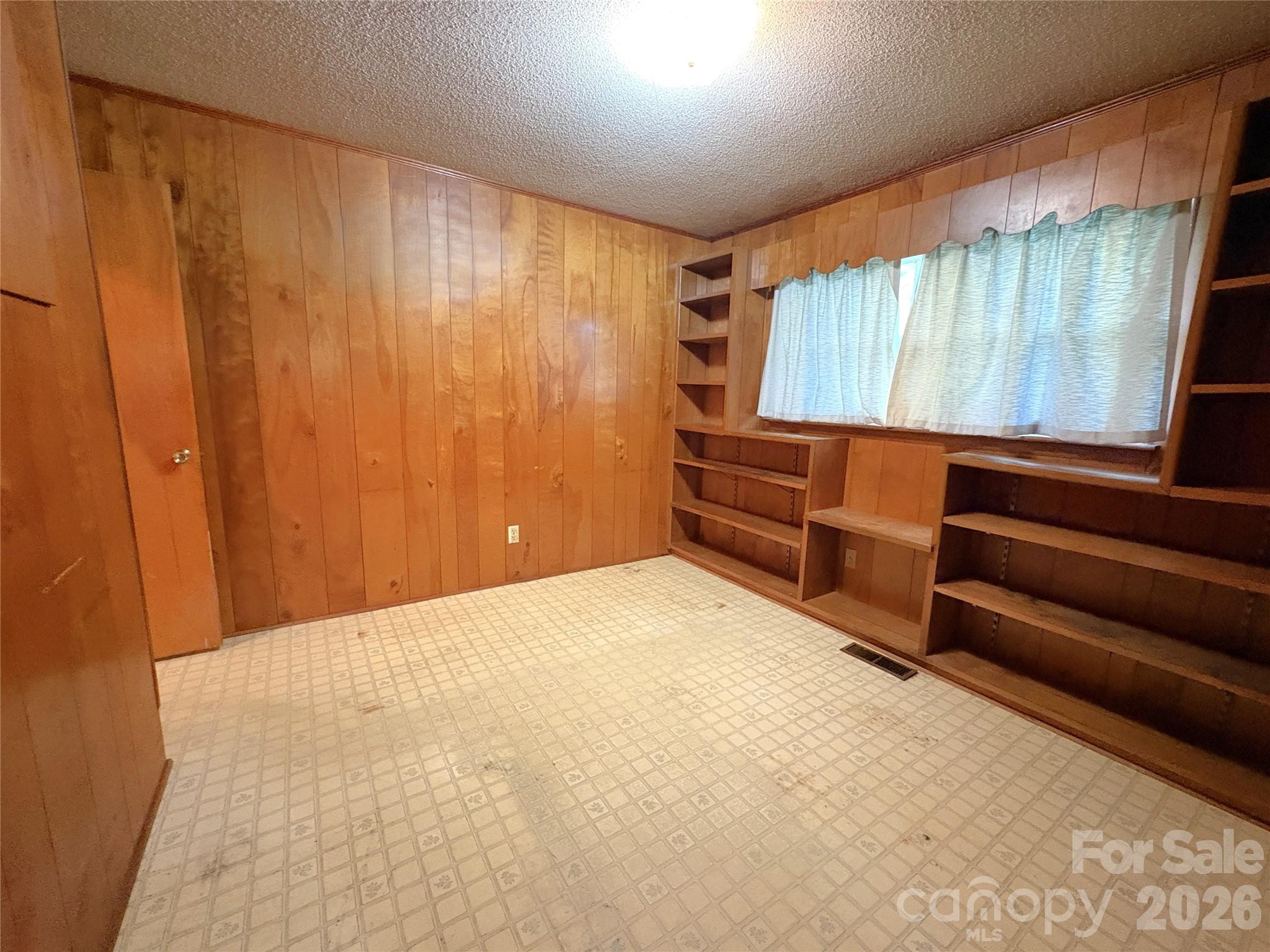 Photo 9 of 723 Kings Mountain Street, Clover, SC