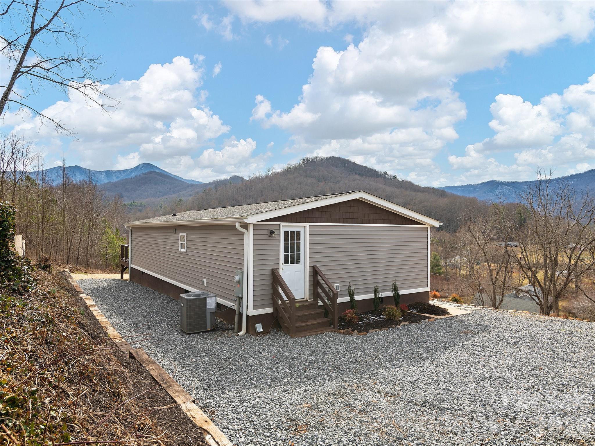 22 Honey Locust Lane, Candler, NC - photo 3 of 22