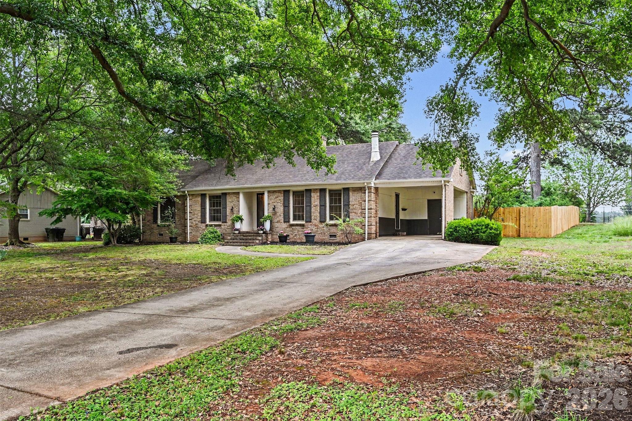 261 Sherwood Circle, Rock Hill, SC - photo 2 of 33