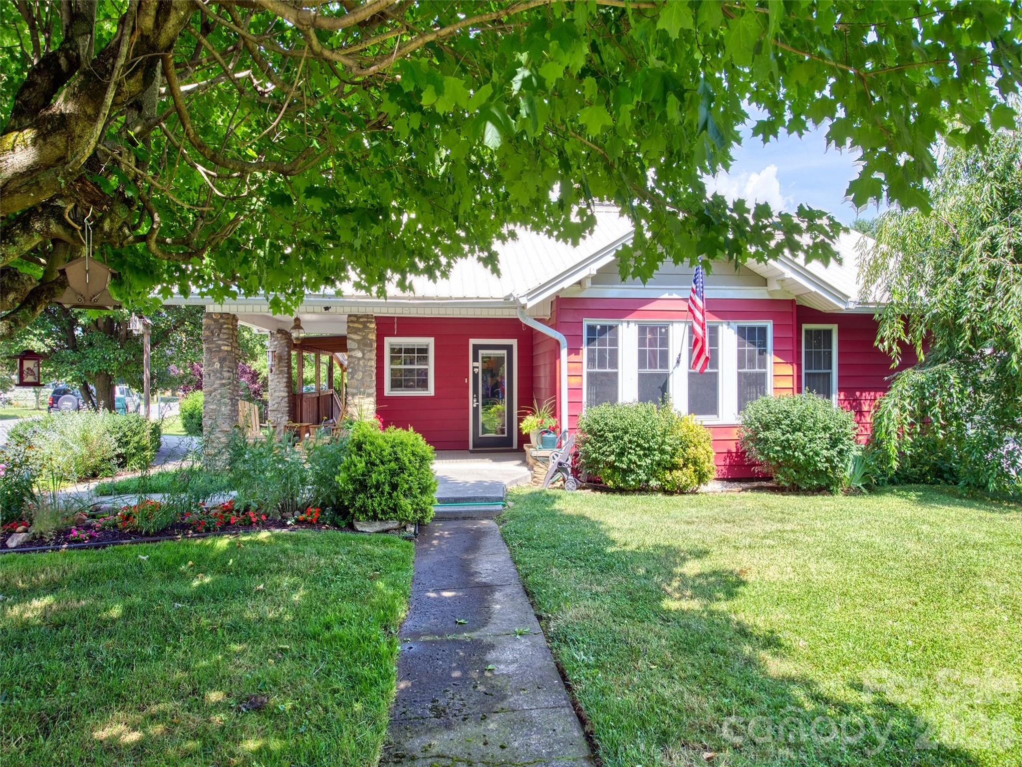 24 Belle Meade Drive, Waynesville, NC