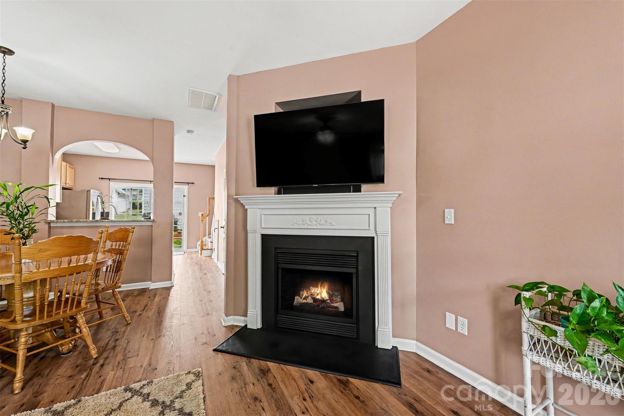 1033 Woodglen Lane, Matthews, NC - photo 6 of 37