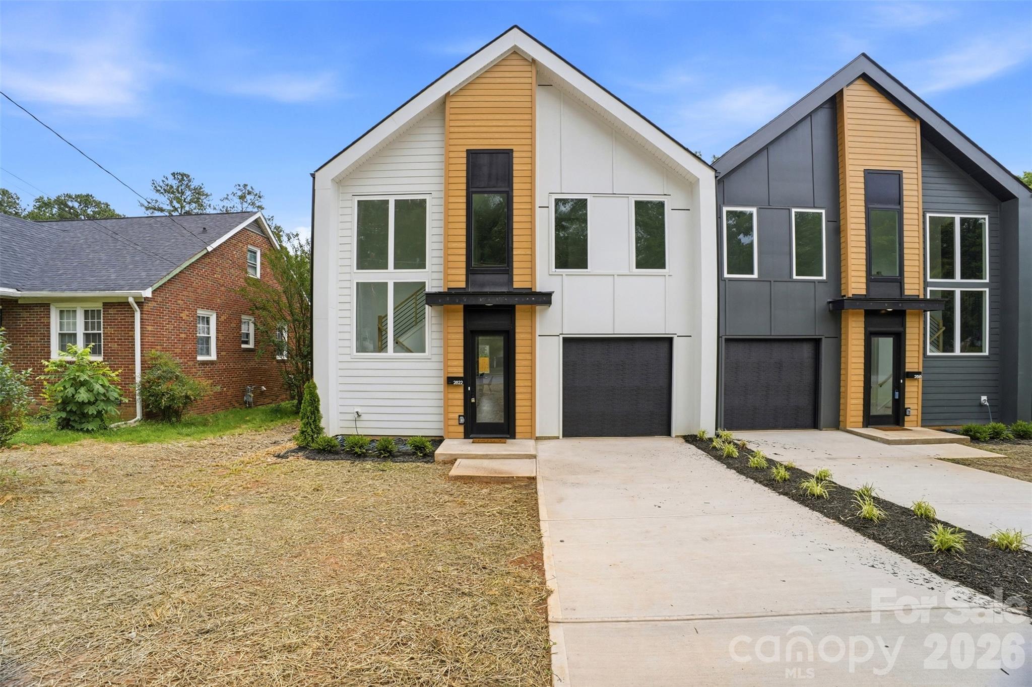 Photo 2 of 2822 Dogwood Avenue, Charlotte, NC