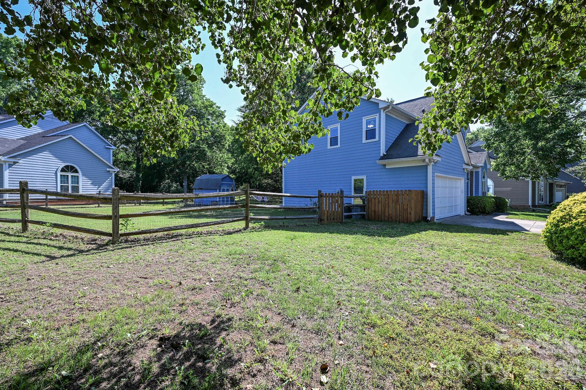 9101 Castlebay Drive, Charlotte, NC - photo 9 of 49