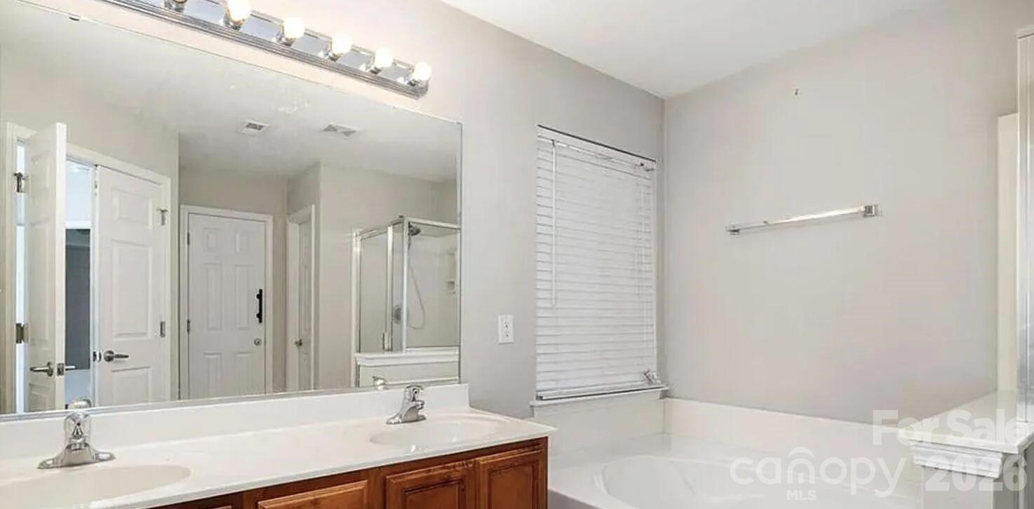 Photo 14 of 1212 Oakdale Commons Court, Charlotte, NC
