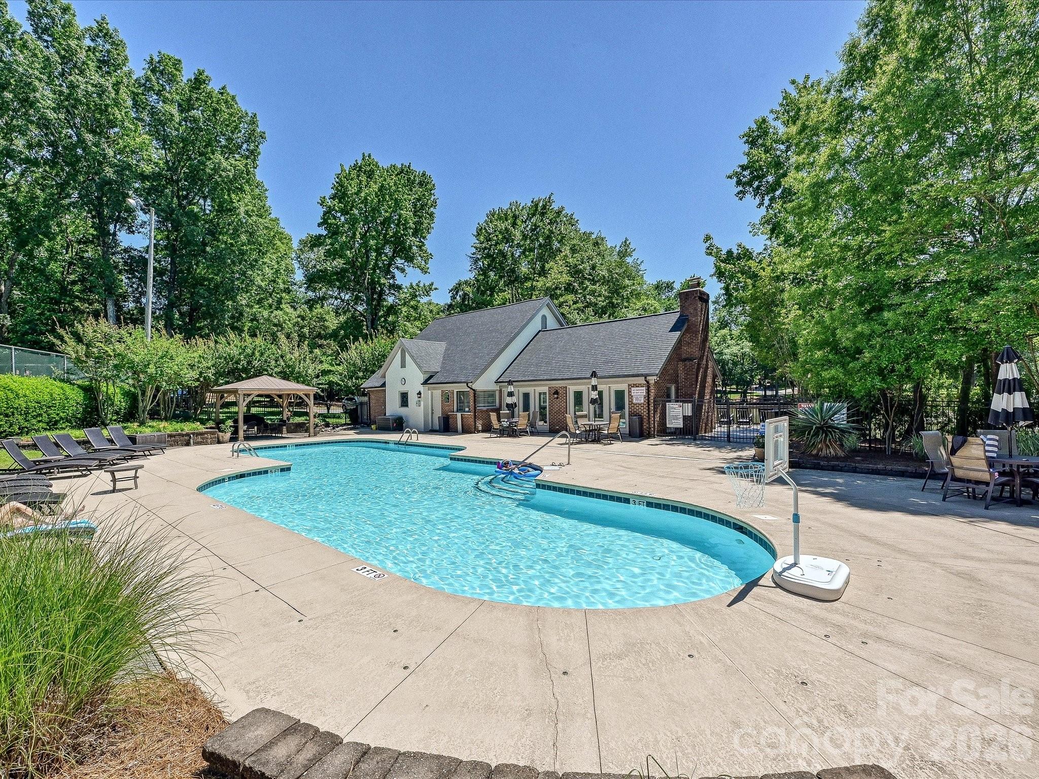 Photo 6 of 5203 Rustlewood Lane, Charlotte, NC