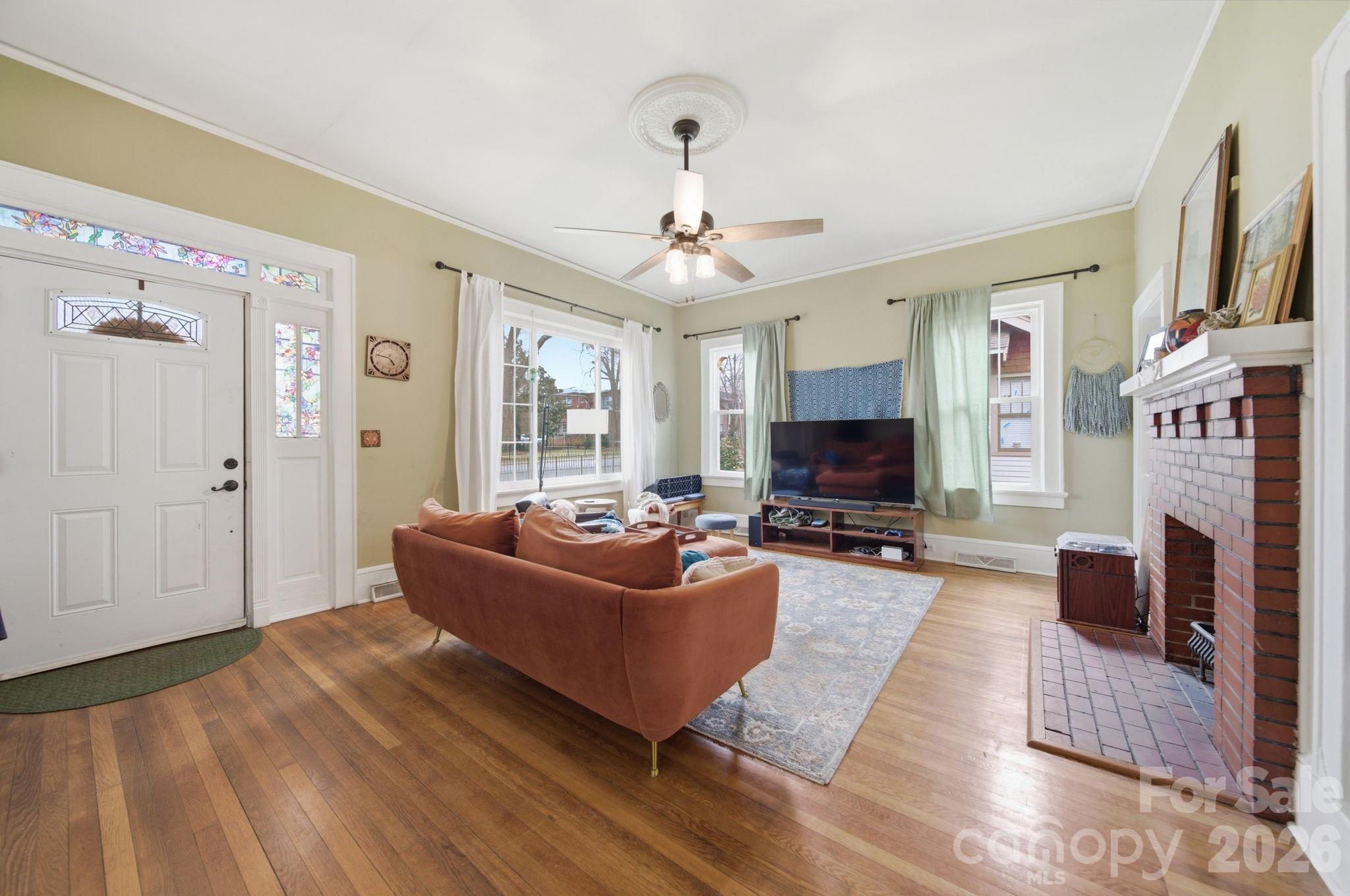 707 S York Street, Gastonia, NC - photo 4 of 39