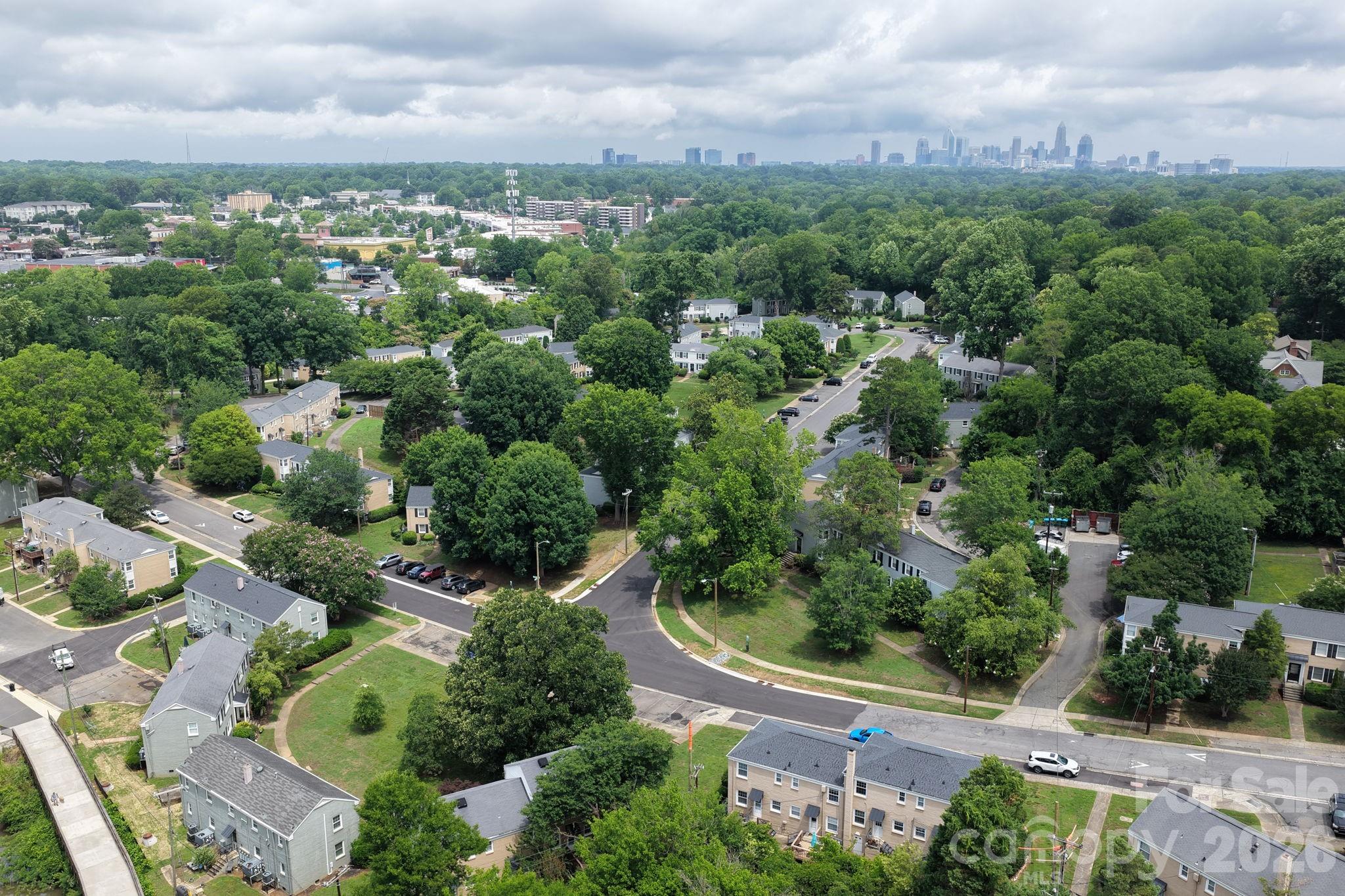 Photo 19 of 241 Wakefield DriveC, Charlotte, NC